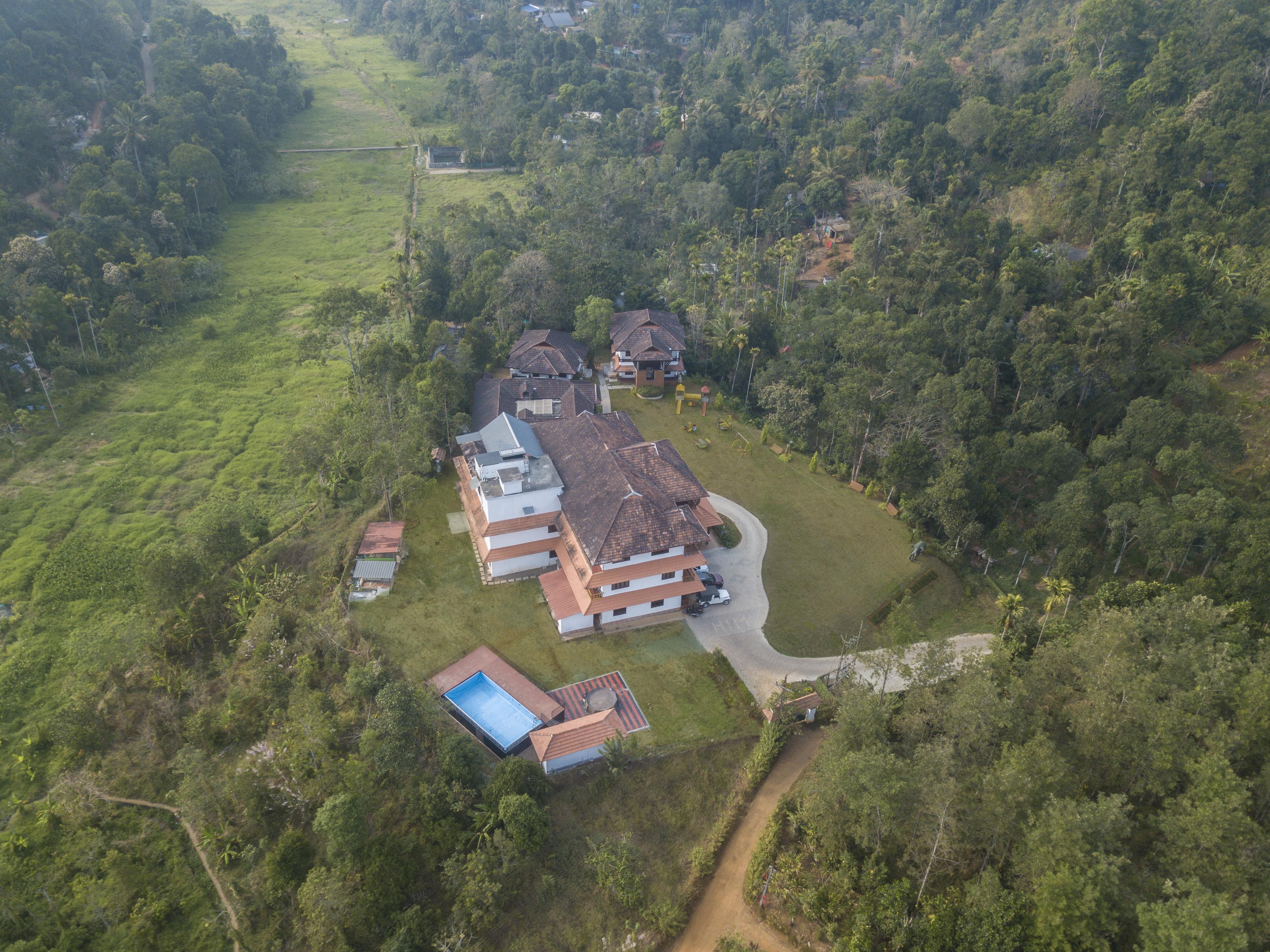 Heaven Inn Munnar luxury resorts 𝗕𝗢𝗢𝗞 Munnar Hotel