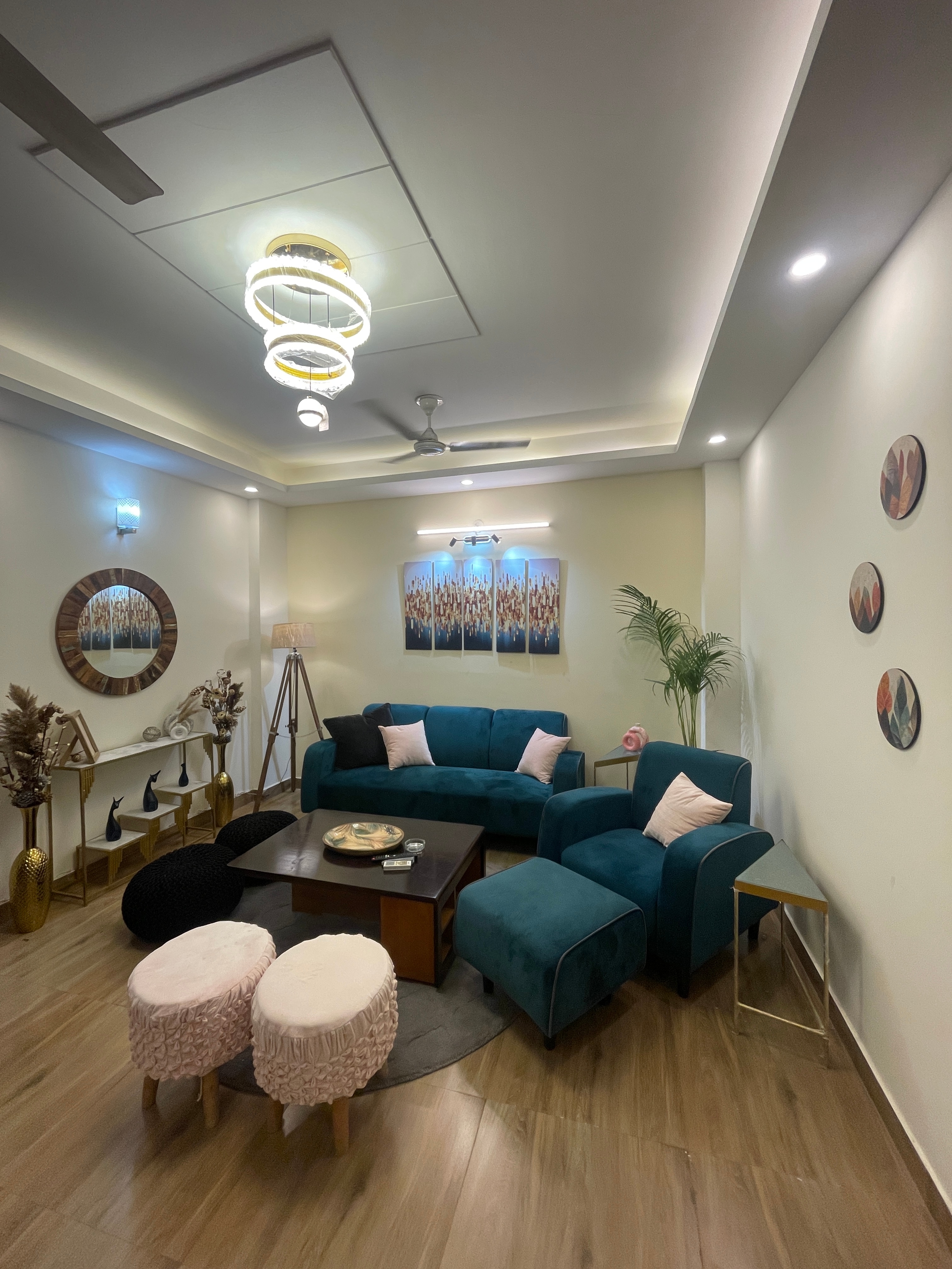 Urban Cocoon 𝗕𝗢𝗢𝗞 Delhi Apartment
