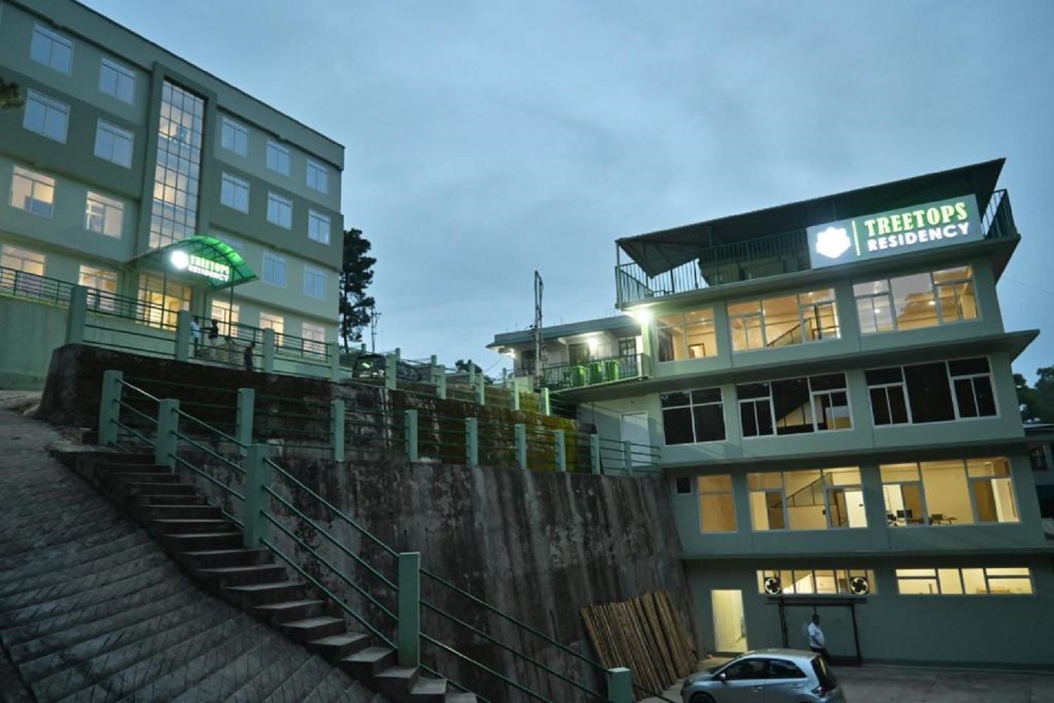 Treetop's Residency 𝗕𝗢𝗢𝗞 Shillong Homestay