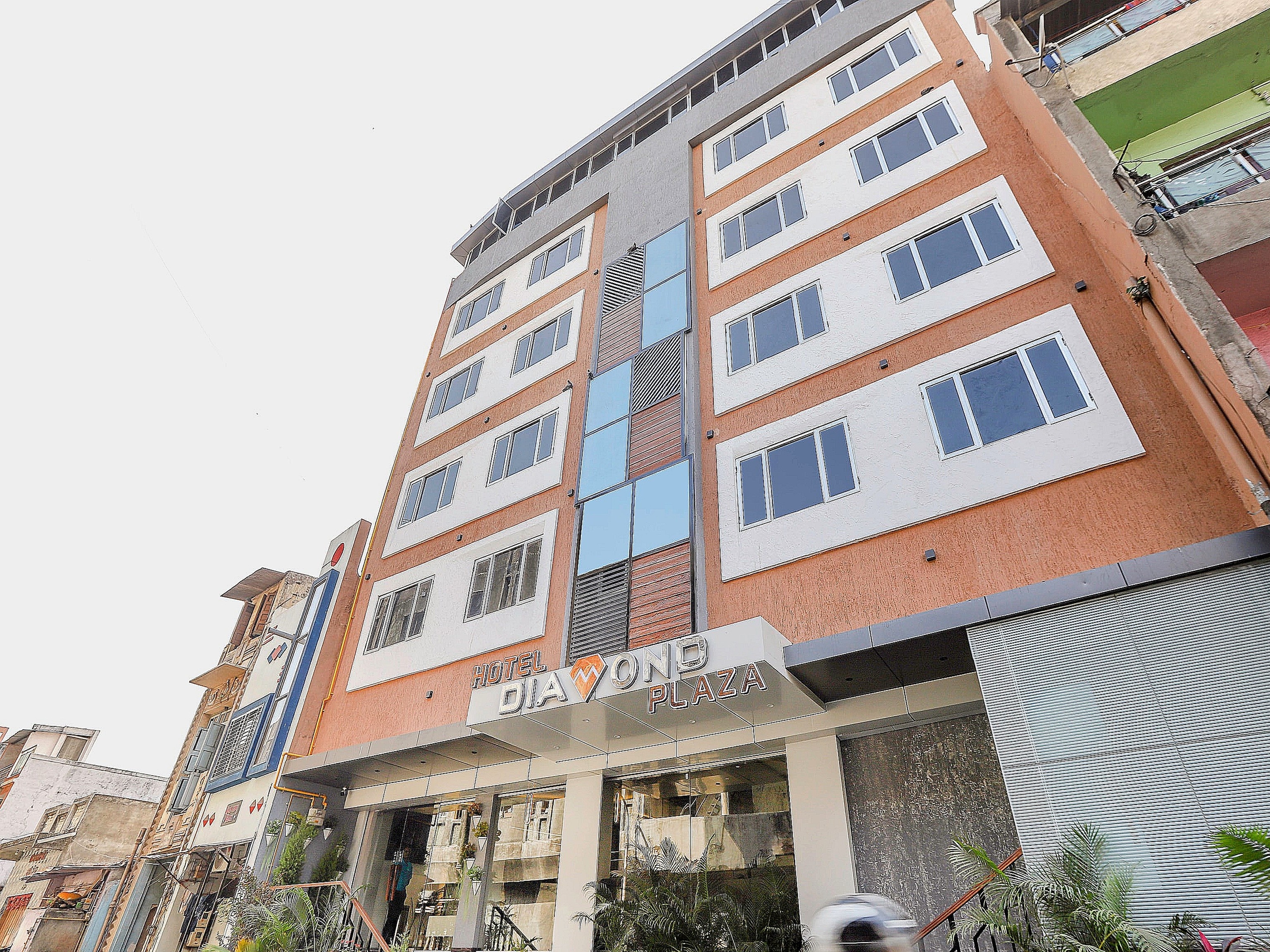 Amenities of Hotel Diamond Plaza-Near Surat Railway Station