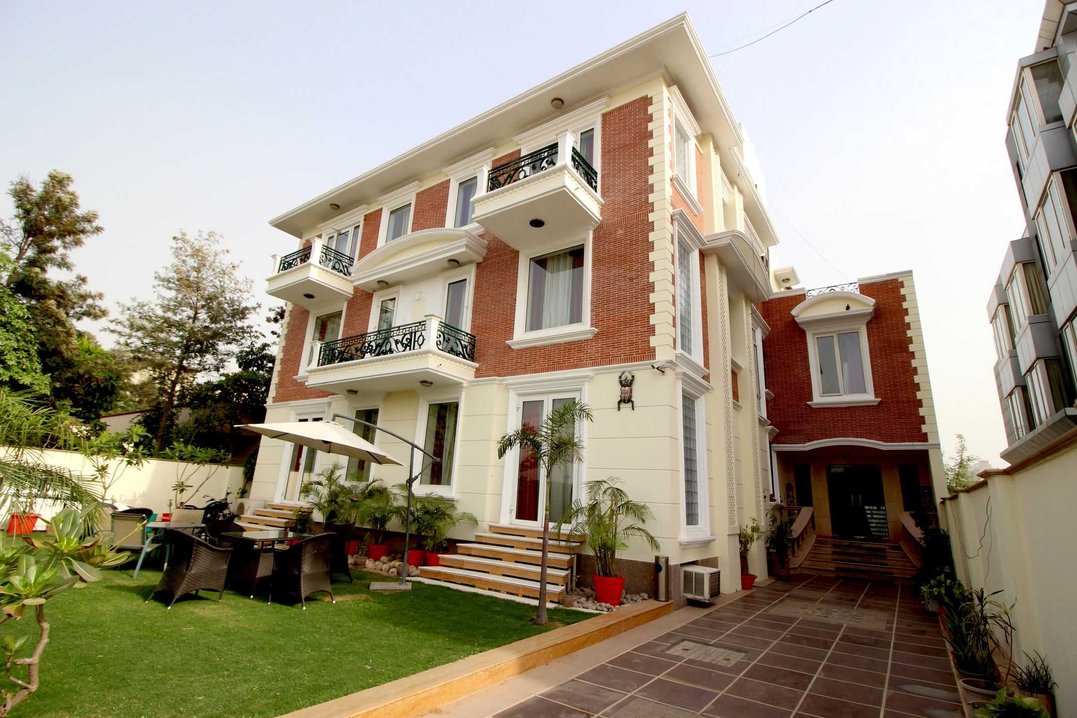 Collection O Sakshi 𝗕𝗢𝗢𝗞 Manesar Hotel