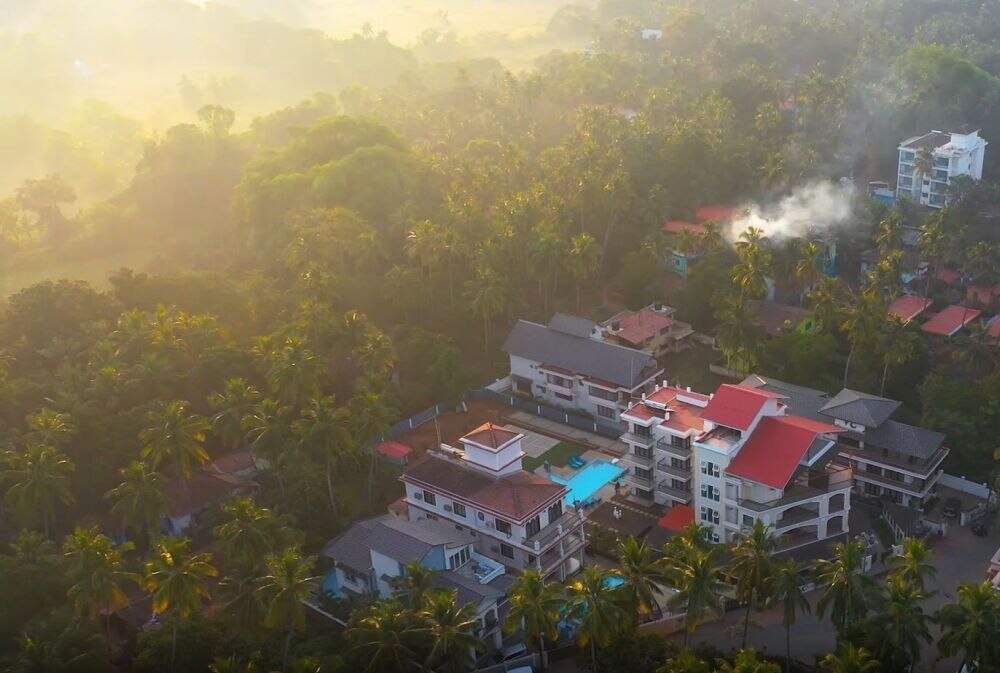 16BHK Party Villa | 700m from Beach | Pvt Pool & Lawn 𝗕𝗢𝗢𝗞 Goa Villa