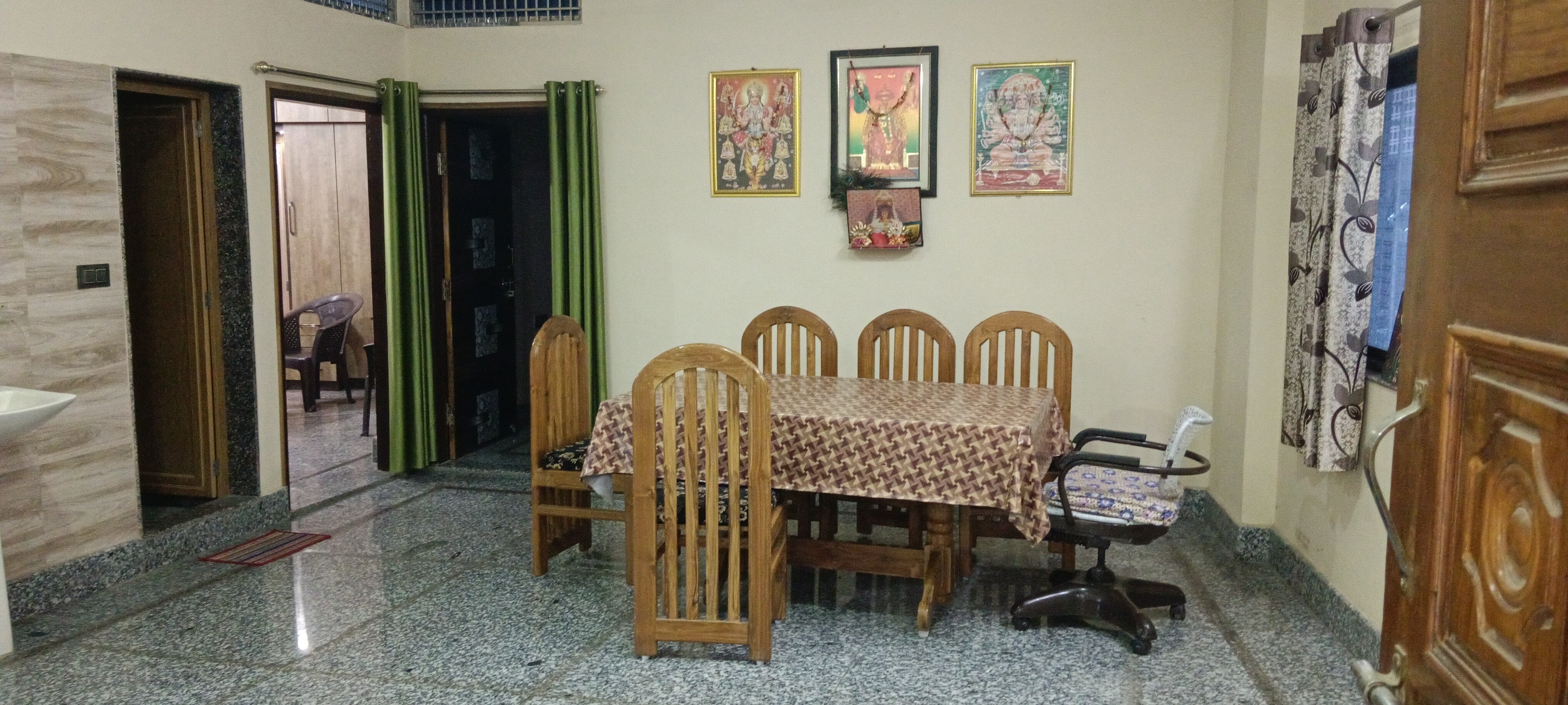 Akashdeep homestay 𝗕𝗢𝗢𝗞 Varanasi Homestay