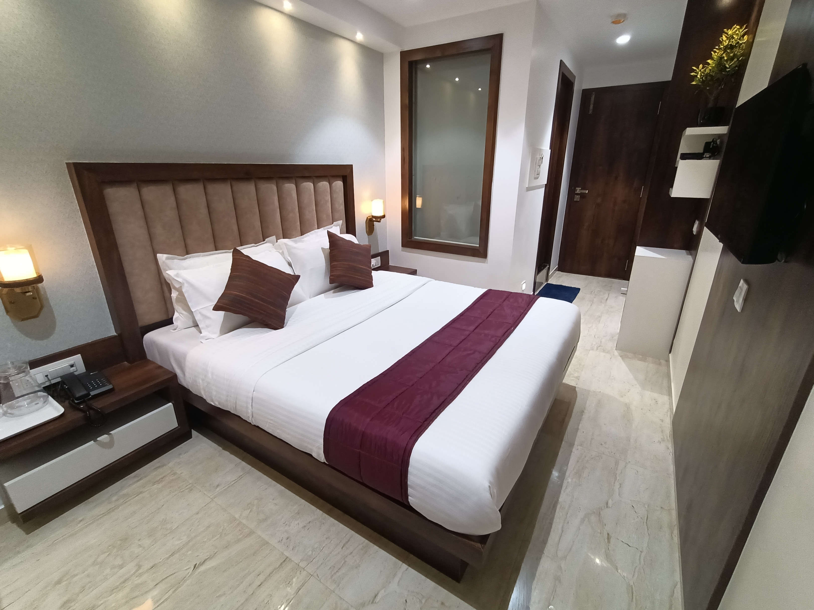 Hotel Saffron Inn Thane West 𝗕𝗢𝗢𝗞 Thane Hotel