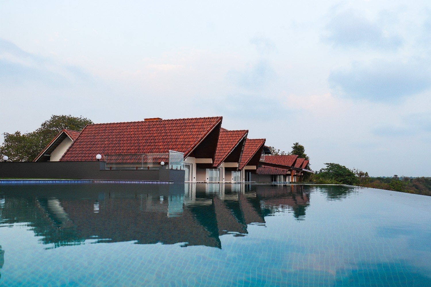 VENGA SEACLIFF RESORT 𝗕𝗢𝗢𝗞 Vengurla Resort