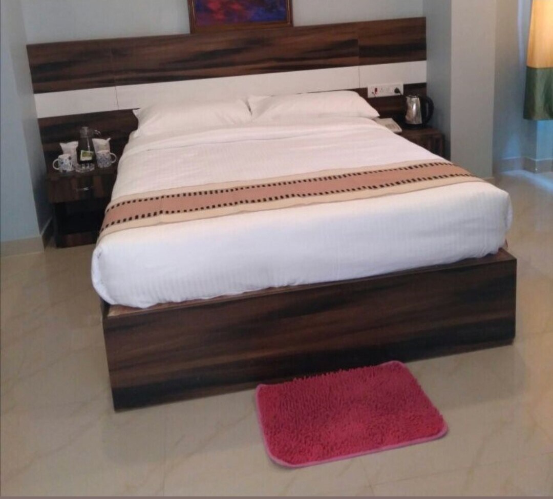 The Z Maison 𝗕𝗢𝗢𝗞 Imphal Homestay