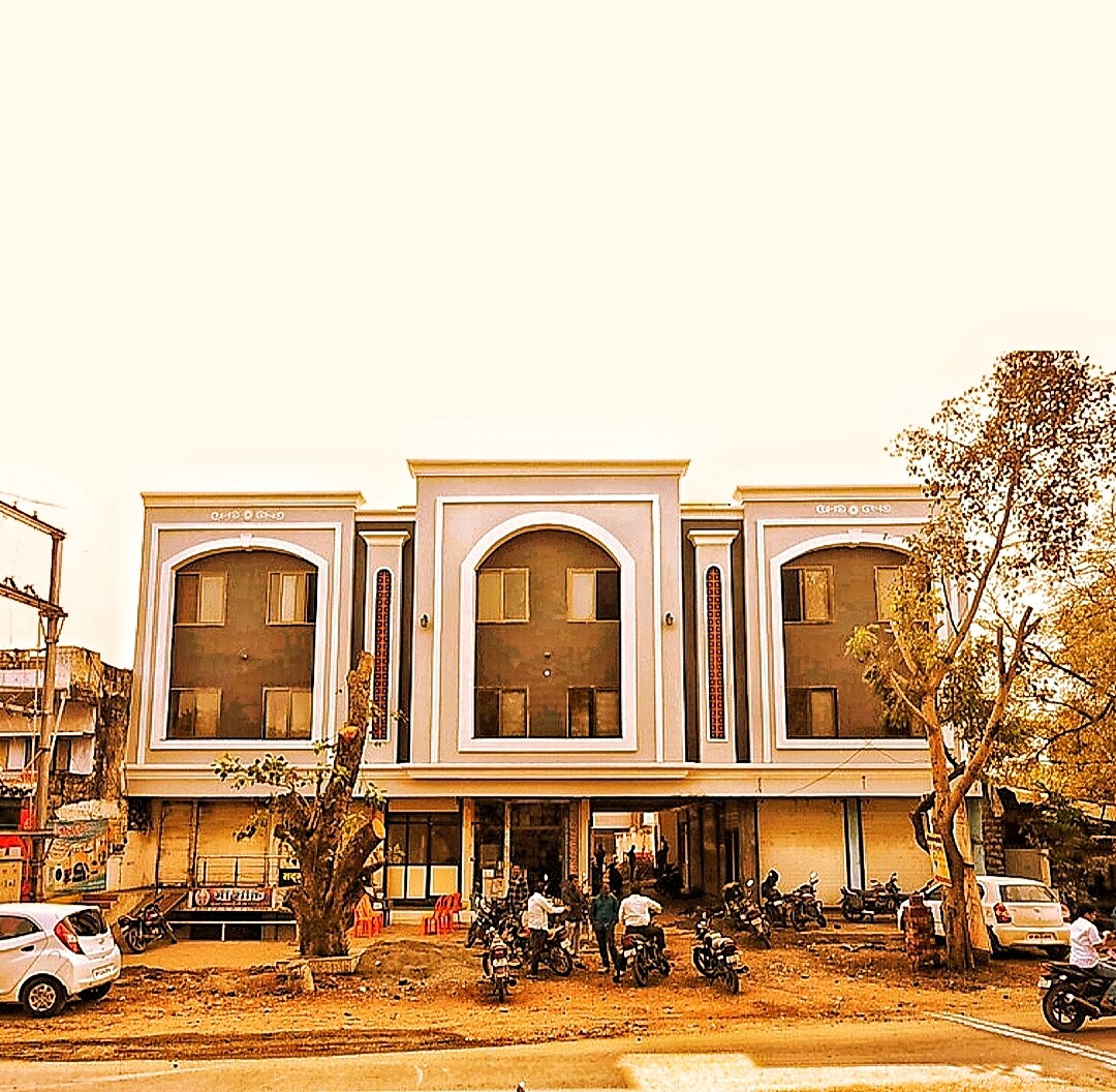 Hotel RRR Palace 𝗕𝗢𝗢𝗞 Maheshwar Hotel