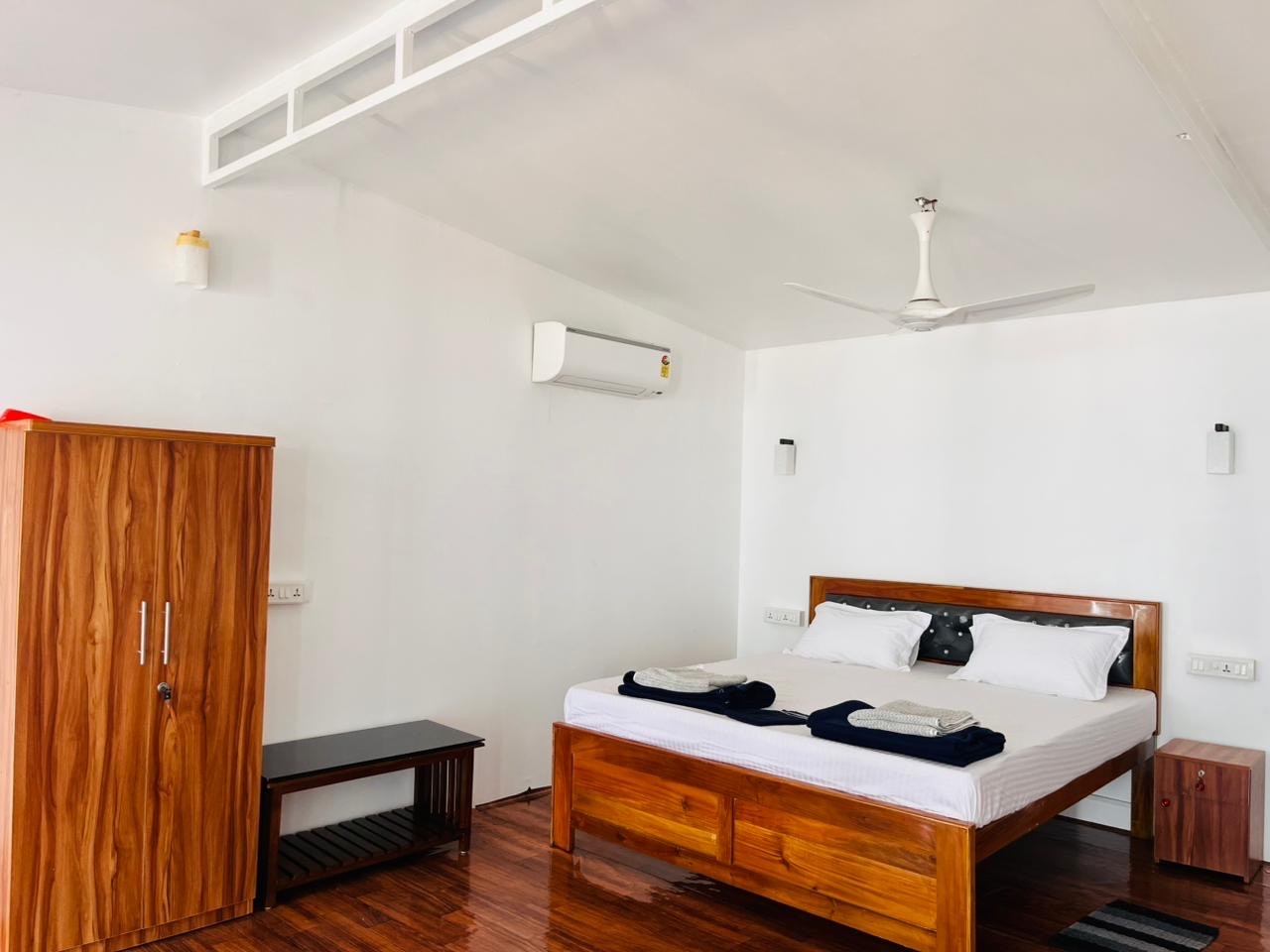 Tejas Beach View Stay 𝗕𝗢𝗢𝗞 Goa Hotel