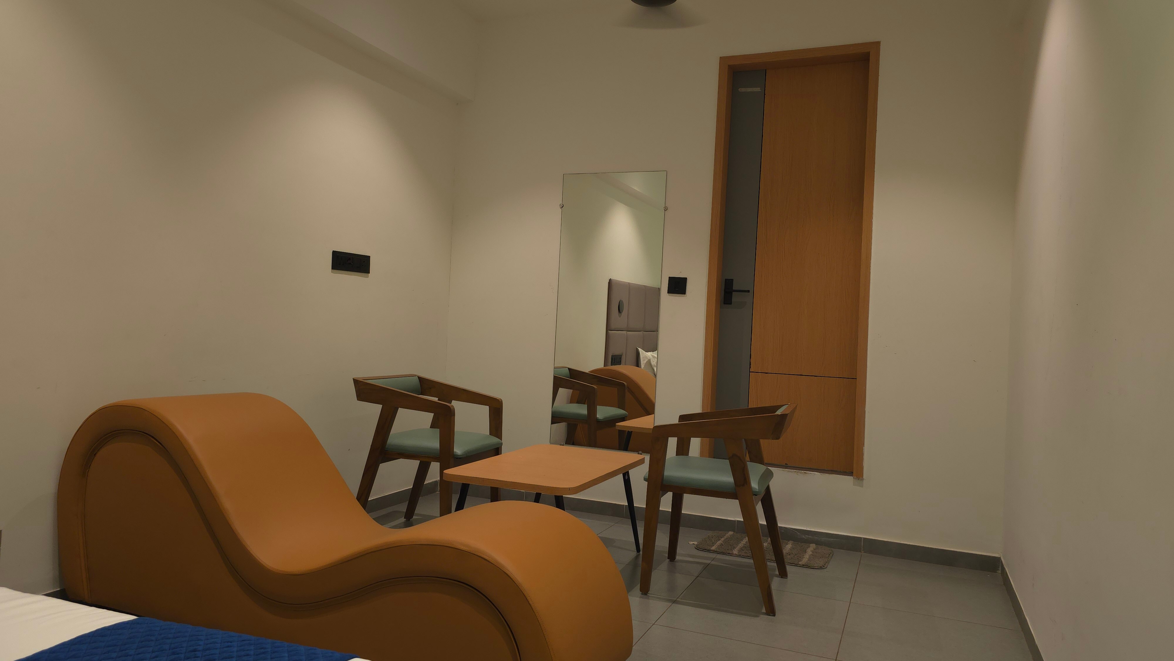 HOTEL RIO ORBIT 𝗕𝗢𝗢𝗞 Rajkot Hotel