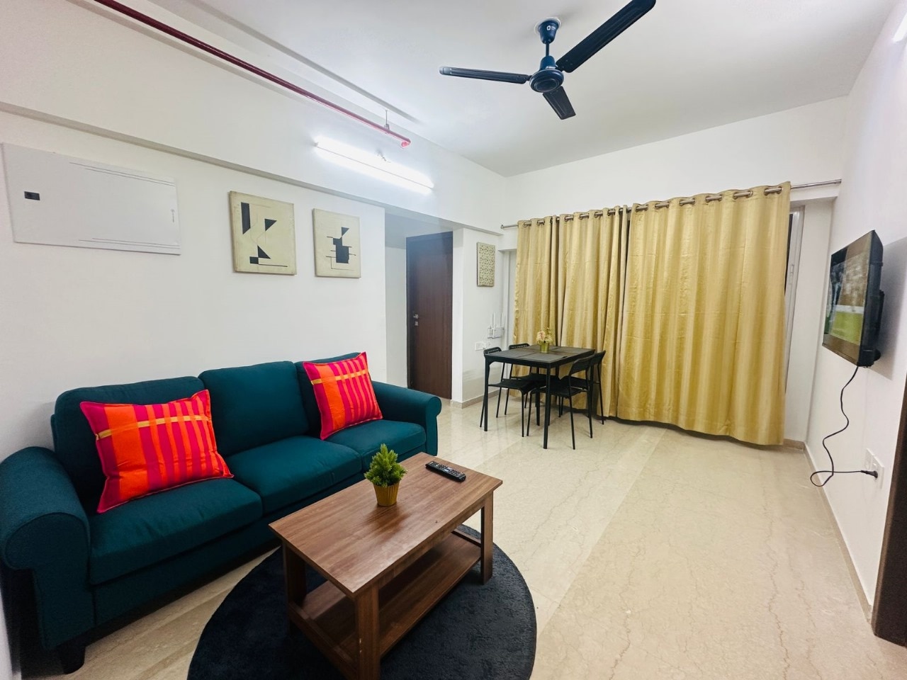 2BHK Service Apartment In Malad By Flora Stays 𝗕𝗢𝗢𝗞 Mumbai Apartment