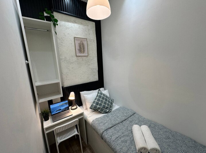 Landmark Partition Room in Tecom Near Metro 𝗕𝗢𝗢𝗞 Dubai Hostel 𝘄𝗶𝘁𝗵 𝗙𝗥𝗘𝗘 ...