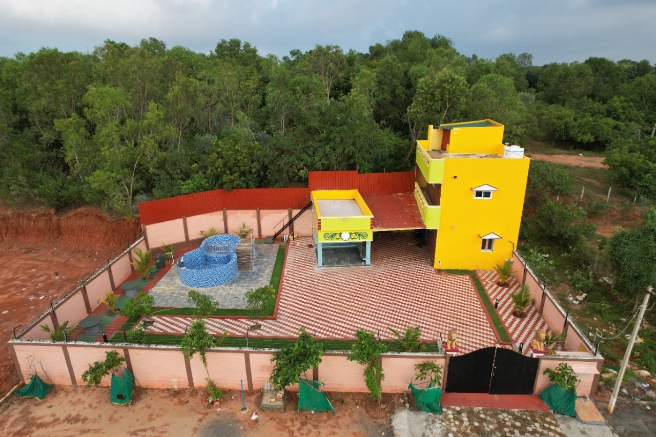 Happy Mates 𝗕𝗢𝗢𝗞 Auroville Farm House