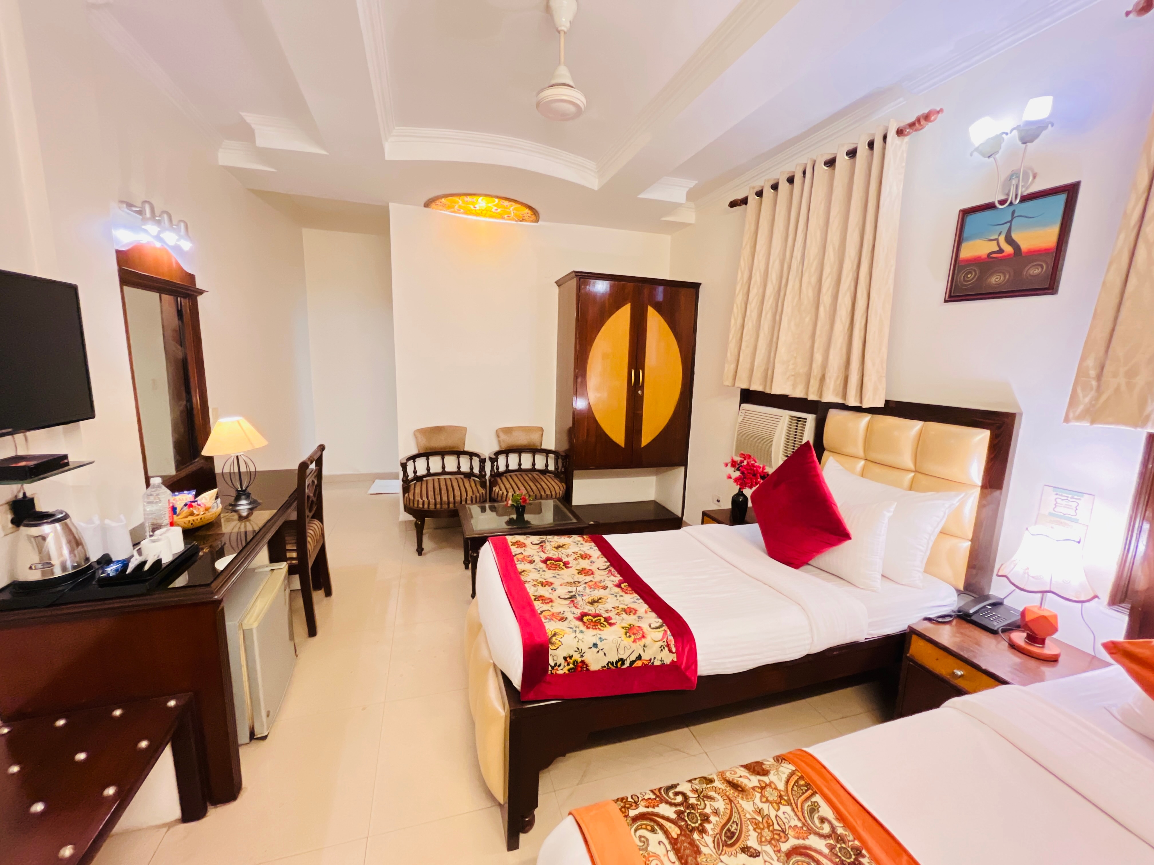 Paras Residency 𝗕𝗢𝗢𝗞 Delhi Homestay