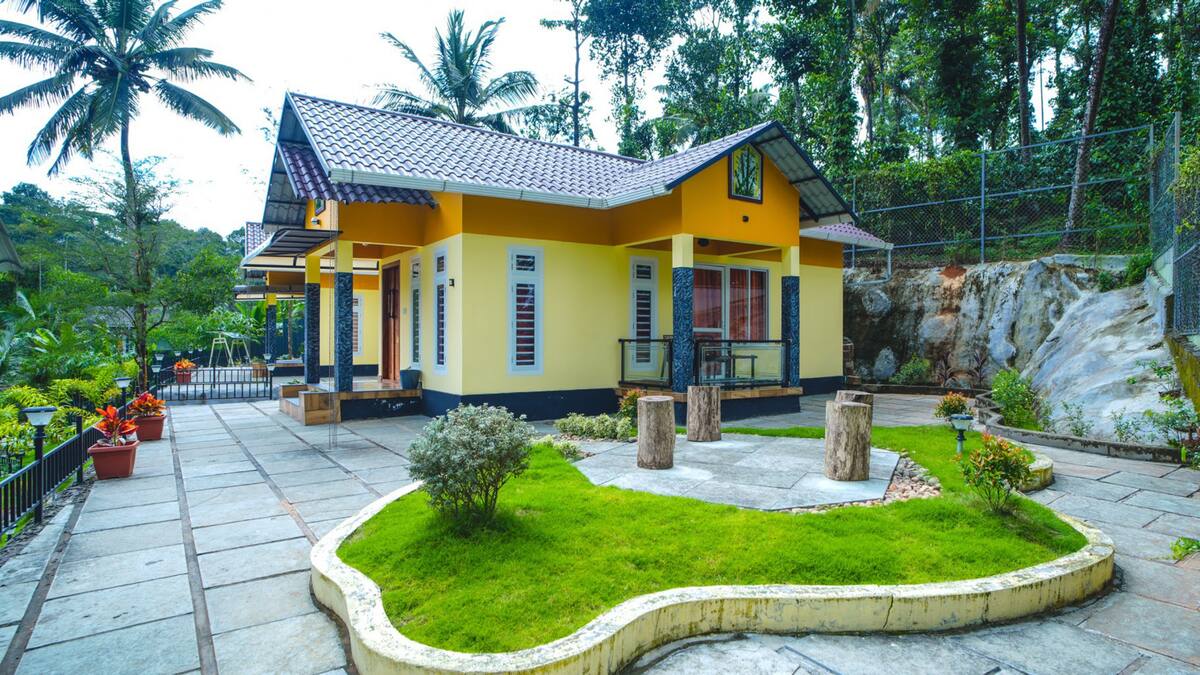 Green mystic private pool villa 𝗕𝗢𝗢𝗞 Wayanad Villa