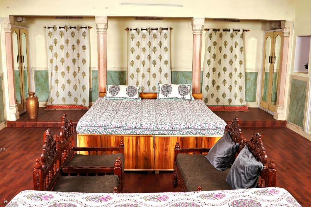 Heritage Stay in Johari Bazar Walk to Hawa Mahal 𝗕𝗢𝗢𝗞 Jaipur Apartment
