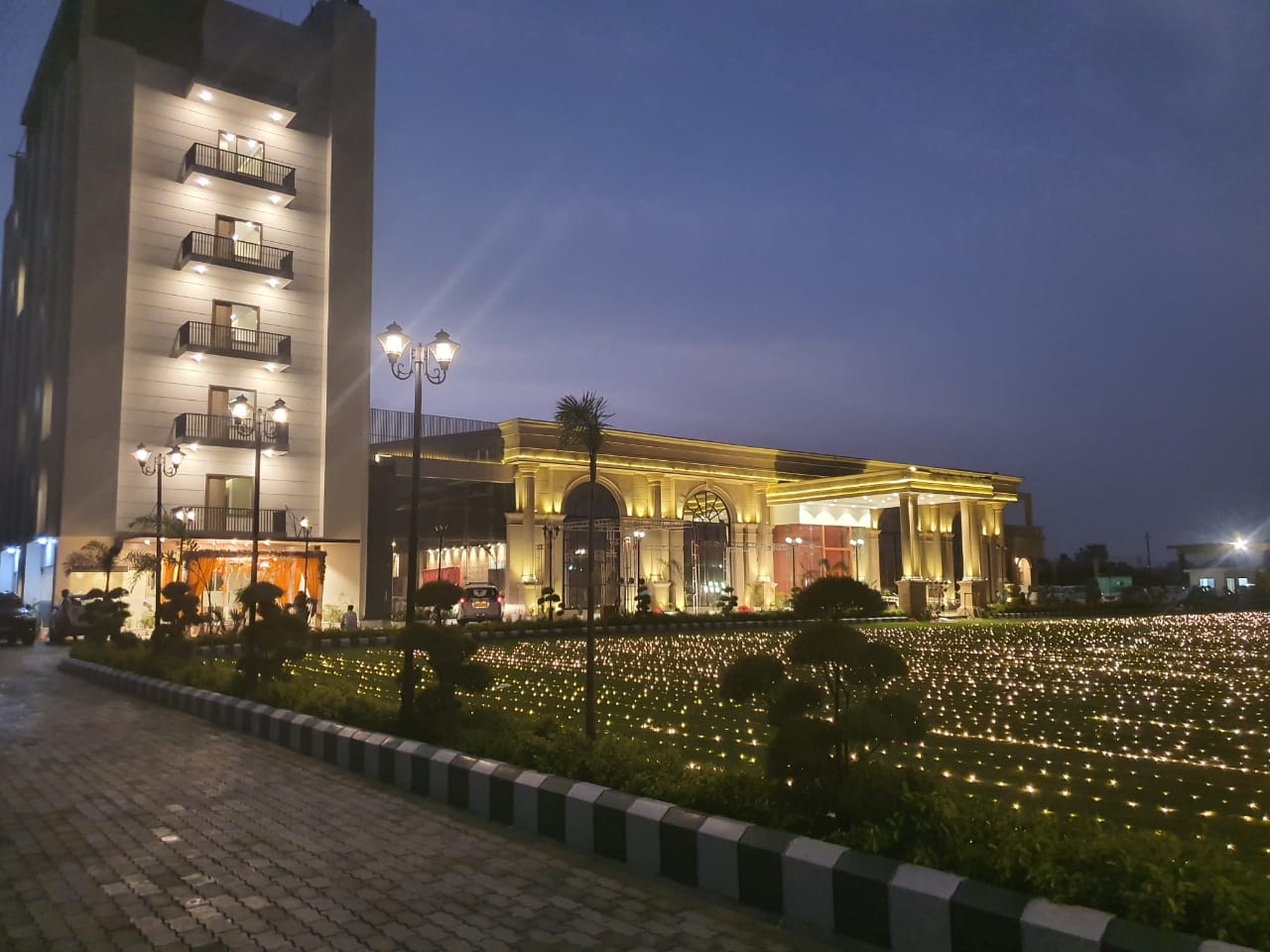 Star Continental 𝗕𝗢𝗢𝗞 Noida Hotel