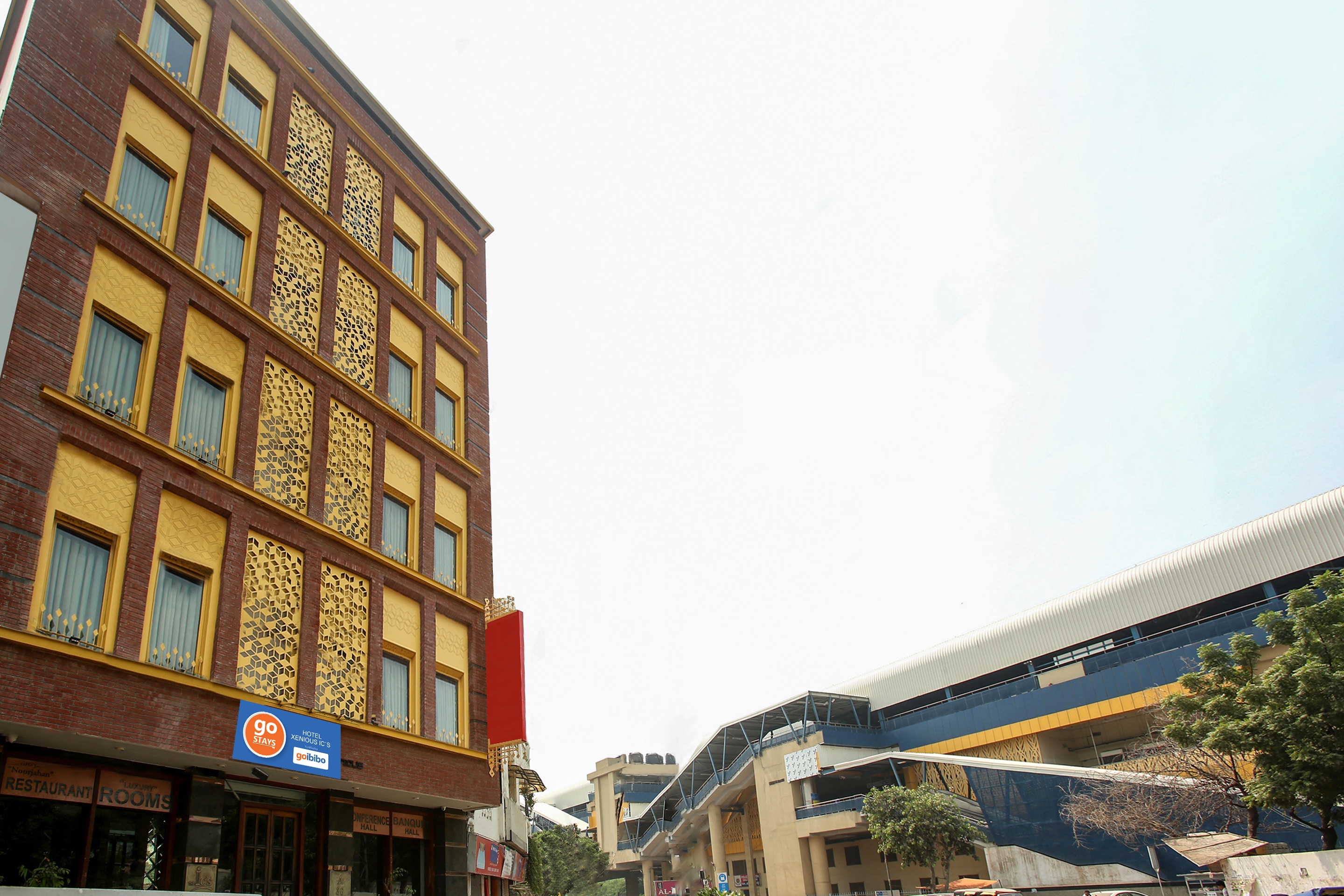 THE ICS HOTEL @OKHLA VIHAR METRO STATION 𝗕𝗢𝗢𝗞 Delhi Hotel