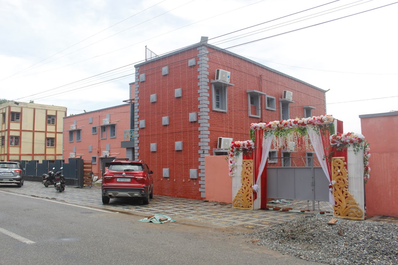 Hotel Four Square 𝗕𝗢𝗢𝗞 Ranchi Hotel