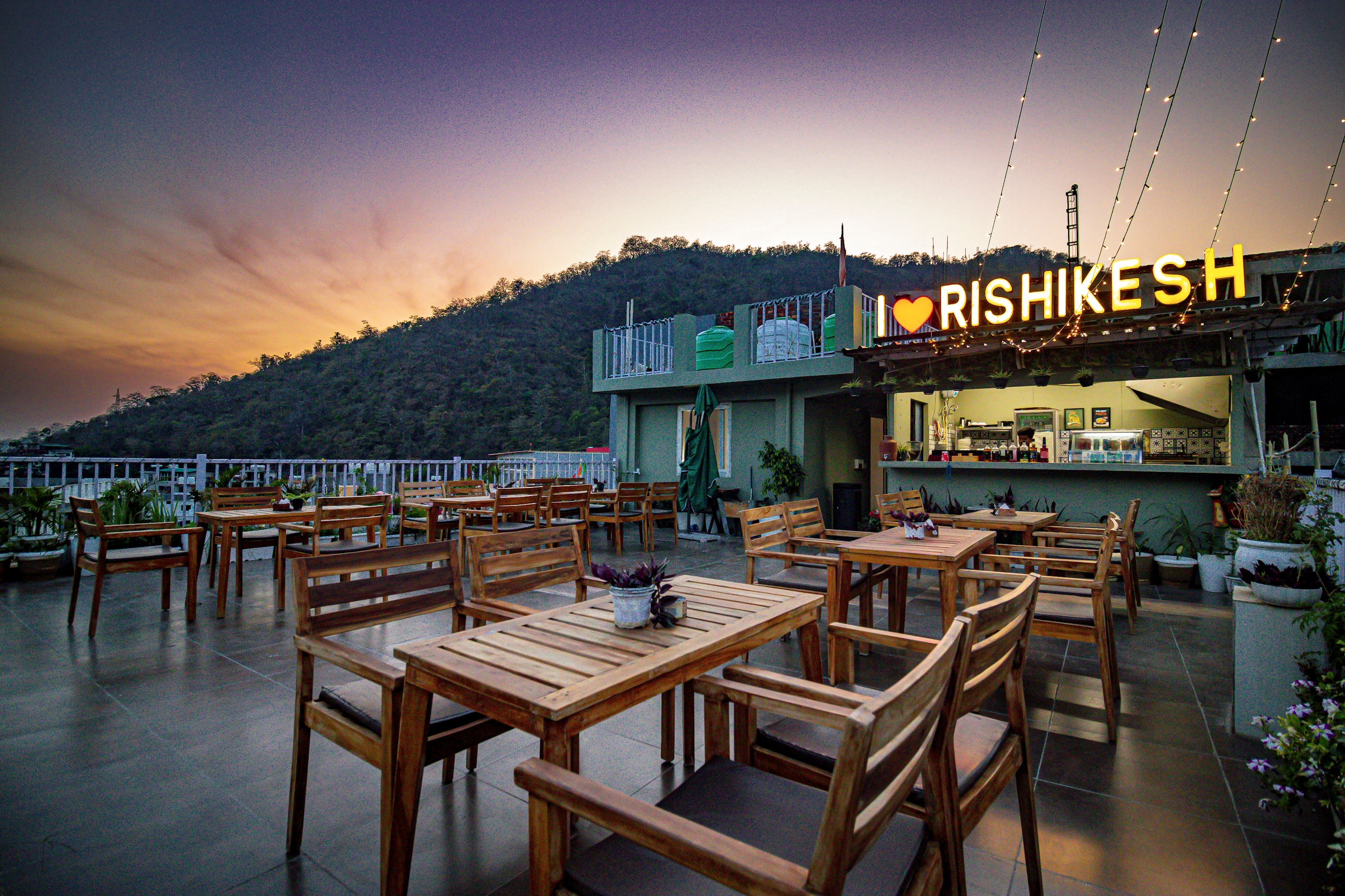 IX Hostel Rishikesh 𝗕𝗢𝗢𝗞 Rishikesh Hostel