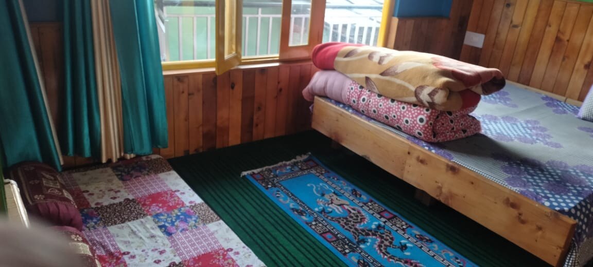 JJ View Homestay 𝗕𝗢𝗢𝗞 Jibhi Homestay