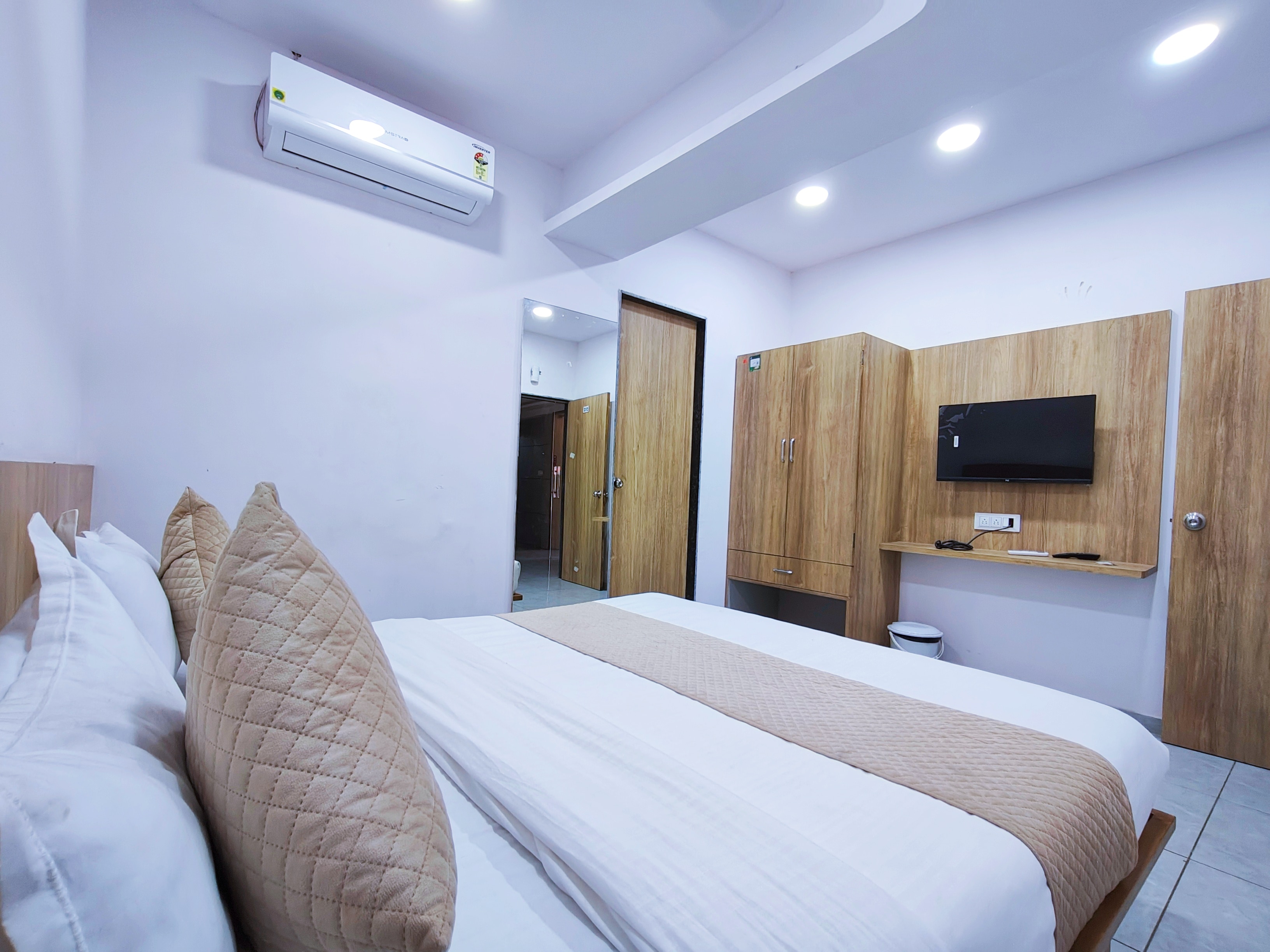 Hotel Cap Town Inn Ahmedabad - Reviews, Photos & Offer