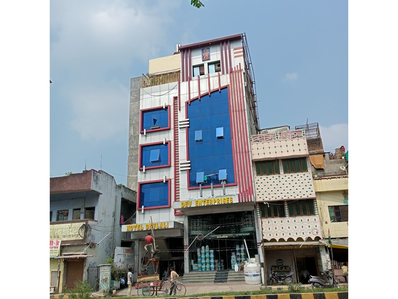 Hotel Devlali 𝗕𝗢𝗢𝗞 Prayagraj Hotel
