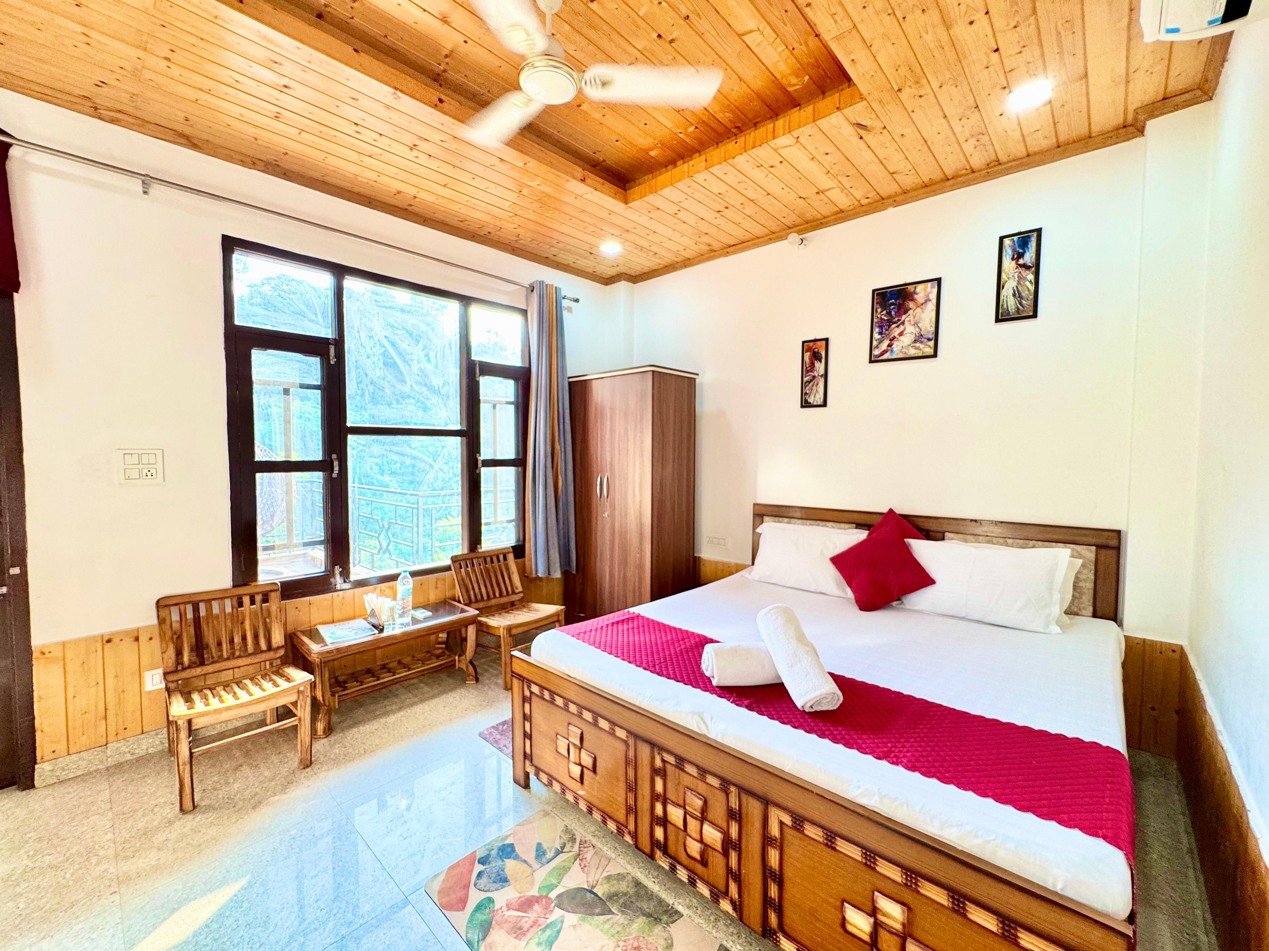YUG Homestay 𝗕𝗢𝗢𝗞 Kasauli Homestay