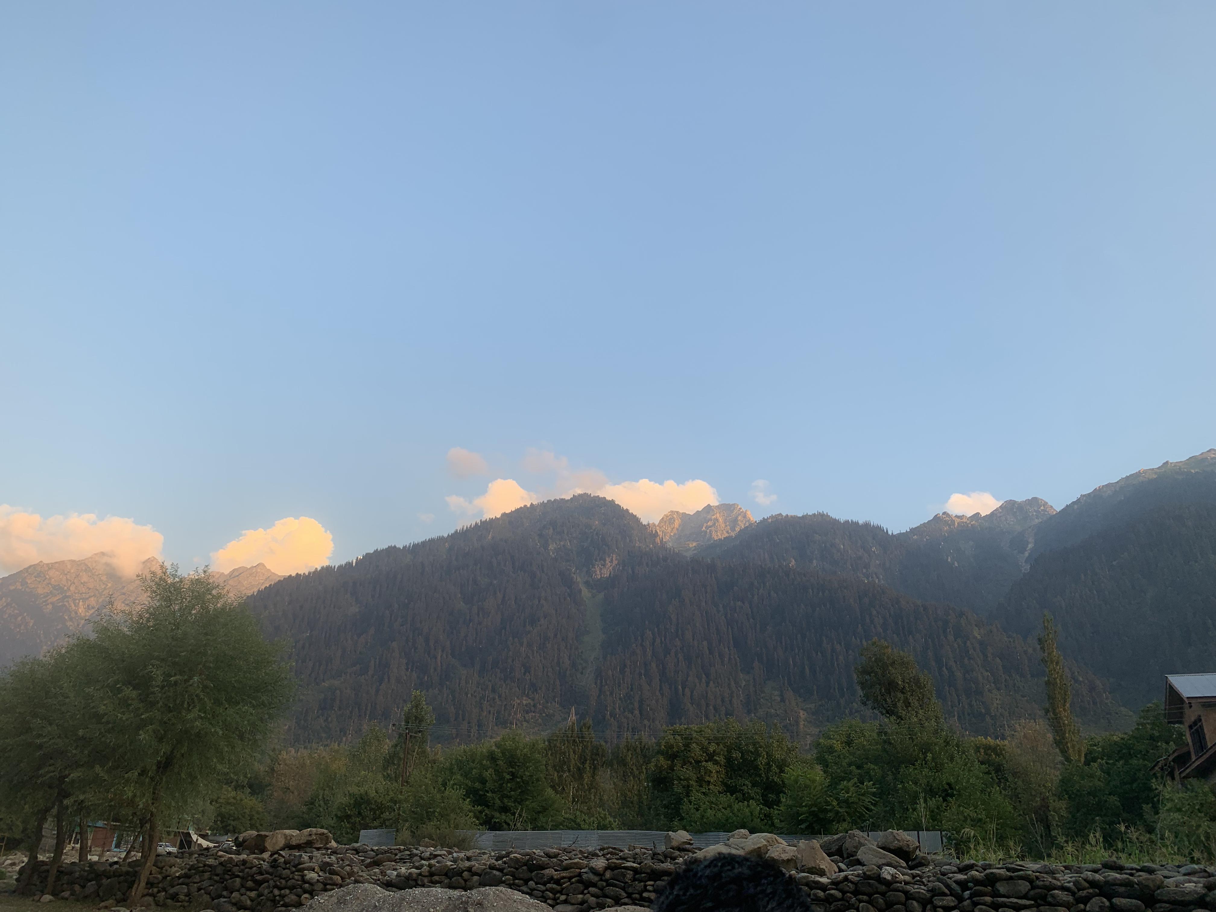 KASH-M-RIZZ 𝗕𝗢𝗢𝗞 Sonmarg Cottage