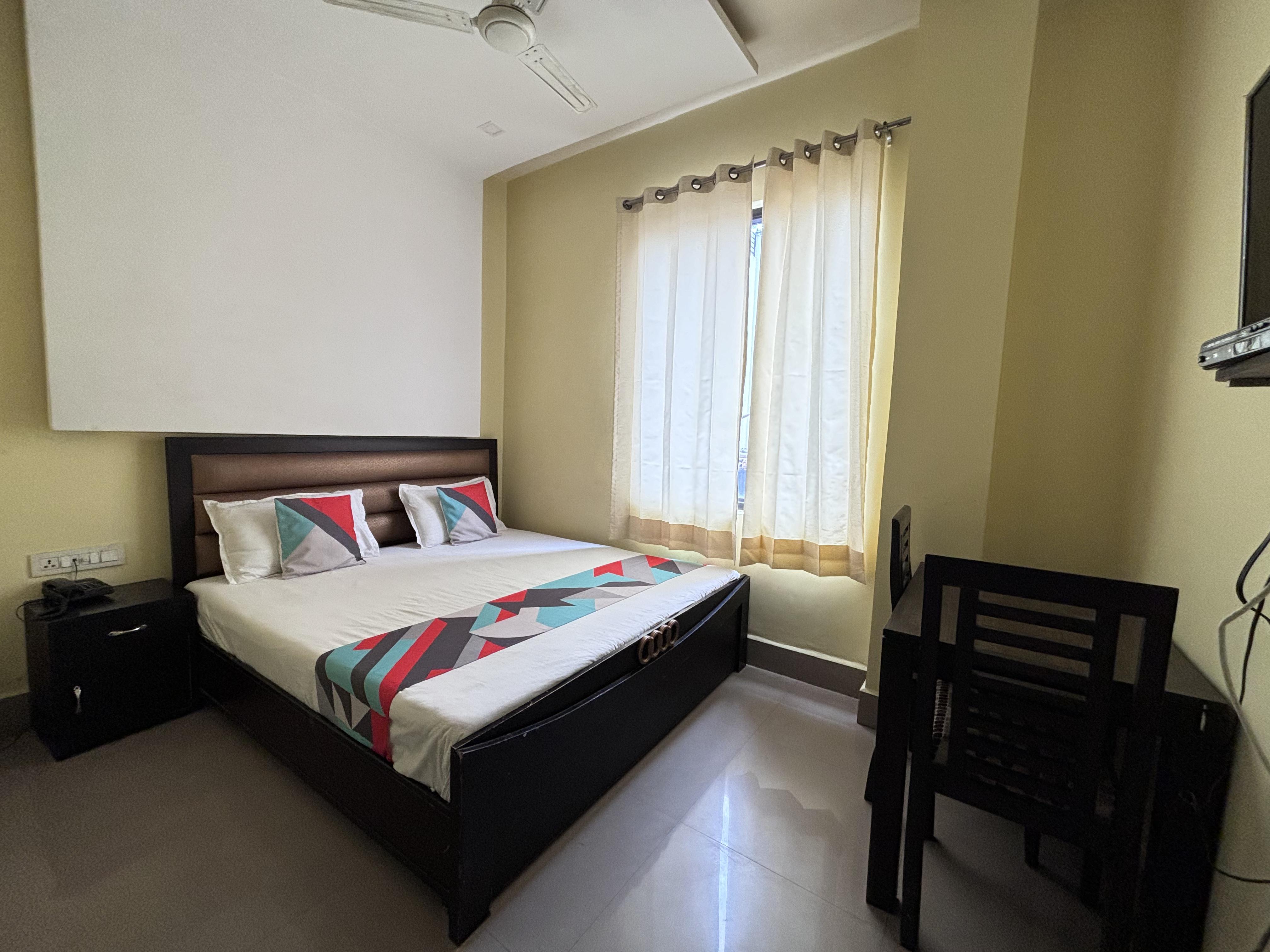 Hotel Roop Mahal and Restaurant 𝗕𝗢𝗢𝗞 Amritsar Hotel