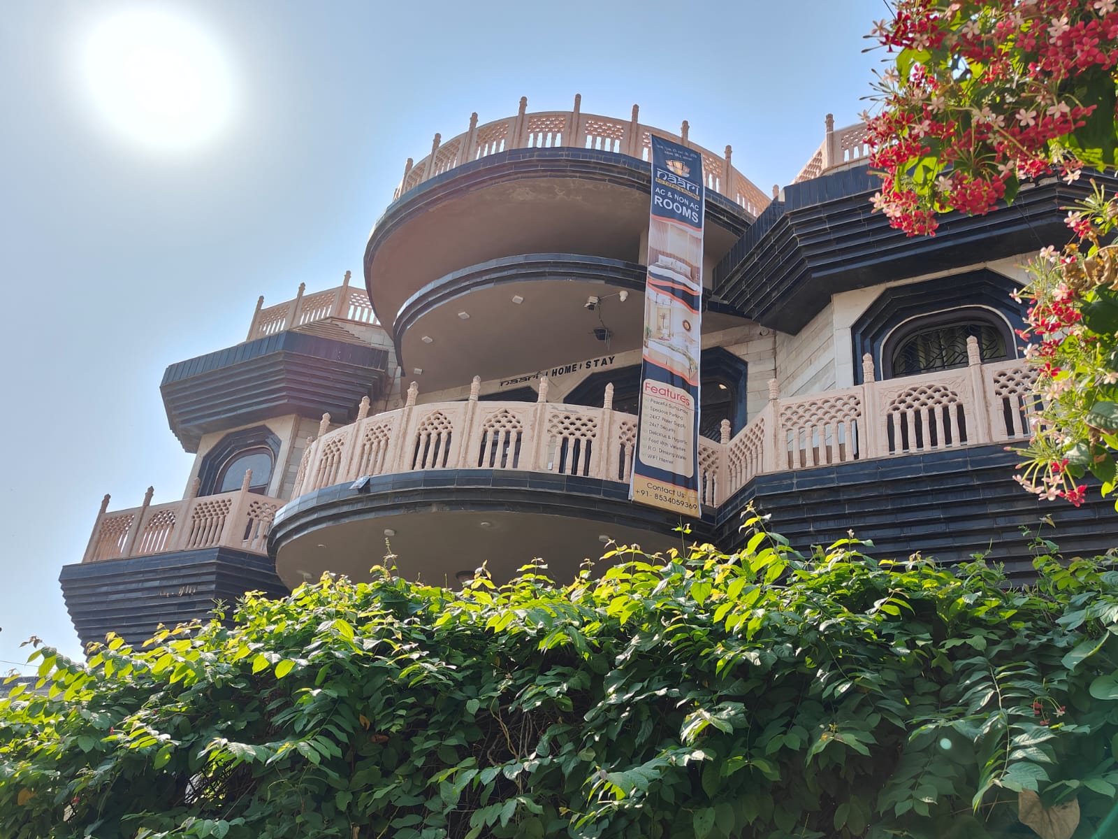 Naari home stay 𝗕𝗢𝗢𝗞 Mathura Homestay