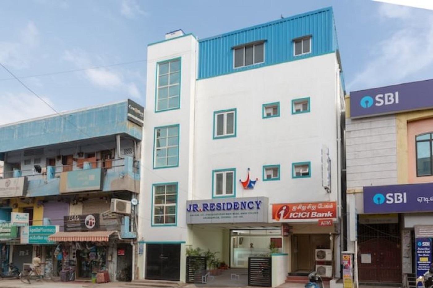 JR RESIDENCY 𝗕𝗢𝗢𝗞 Chennai Hotel