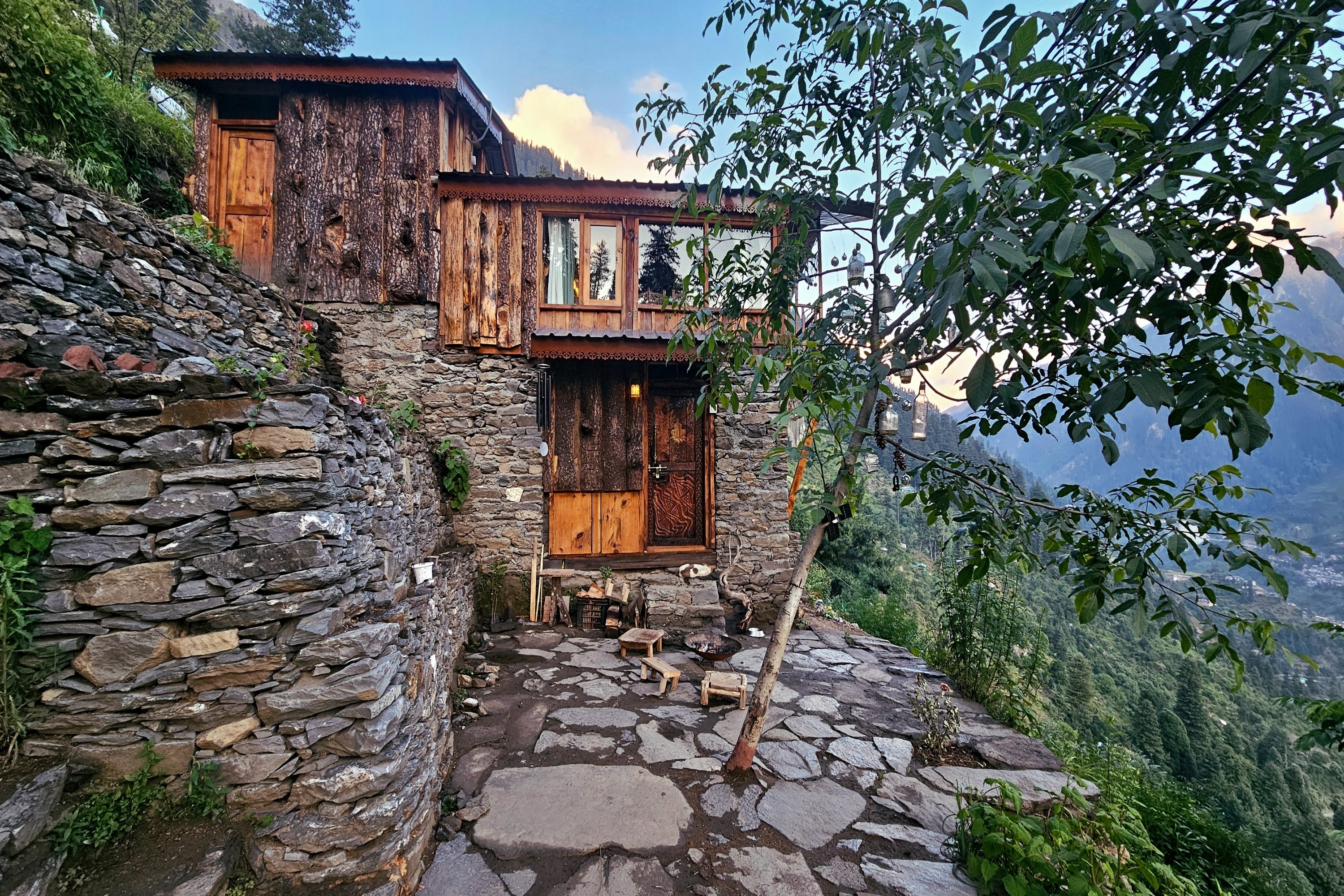 Parvati's Lap Hostel & Camps Kullu - Reviews, Photos & Offer