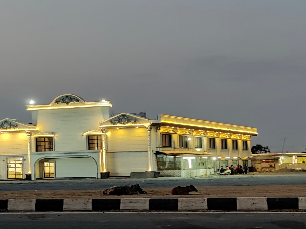 HOTEL SHAN-E-PUNJAB NH53 𝗕𝗢𝗢𝗞 Mahasamund Hotel