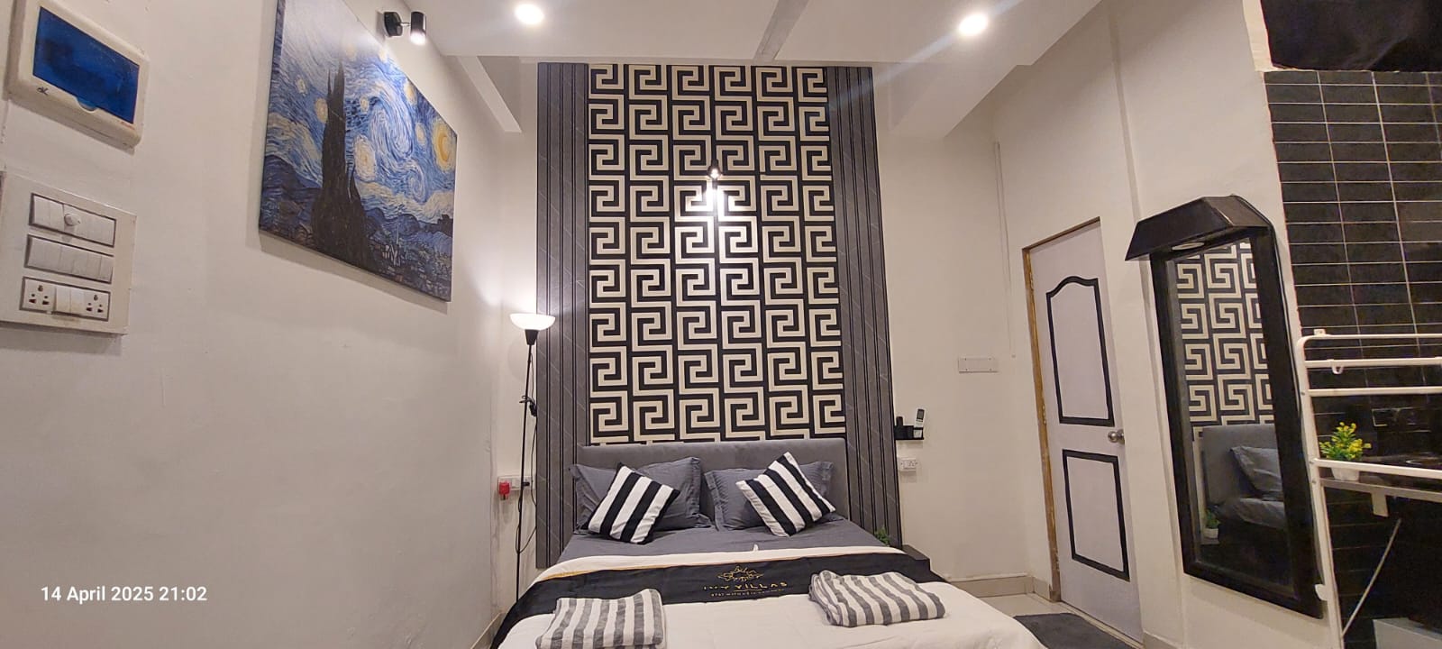 Ivy Splendour Dice Private Studio 𝗕𝗢𝗢𝗞 Mumbai Apartment