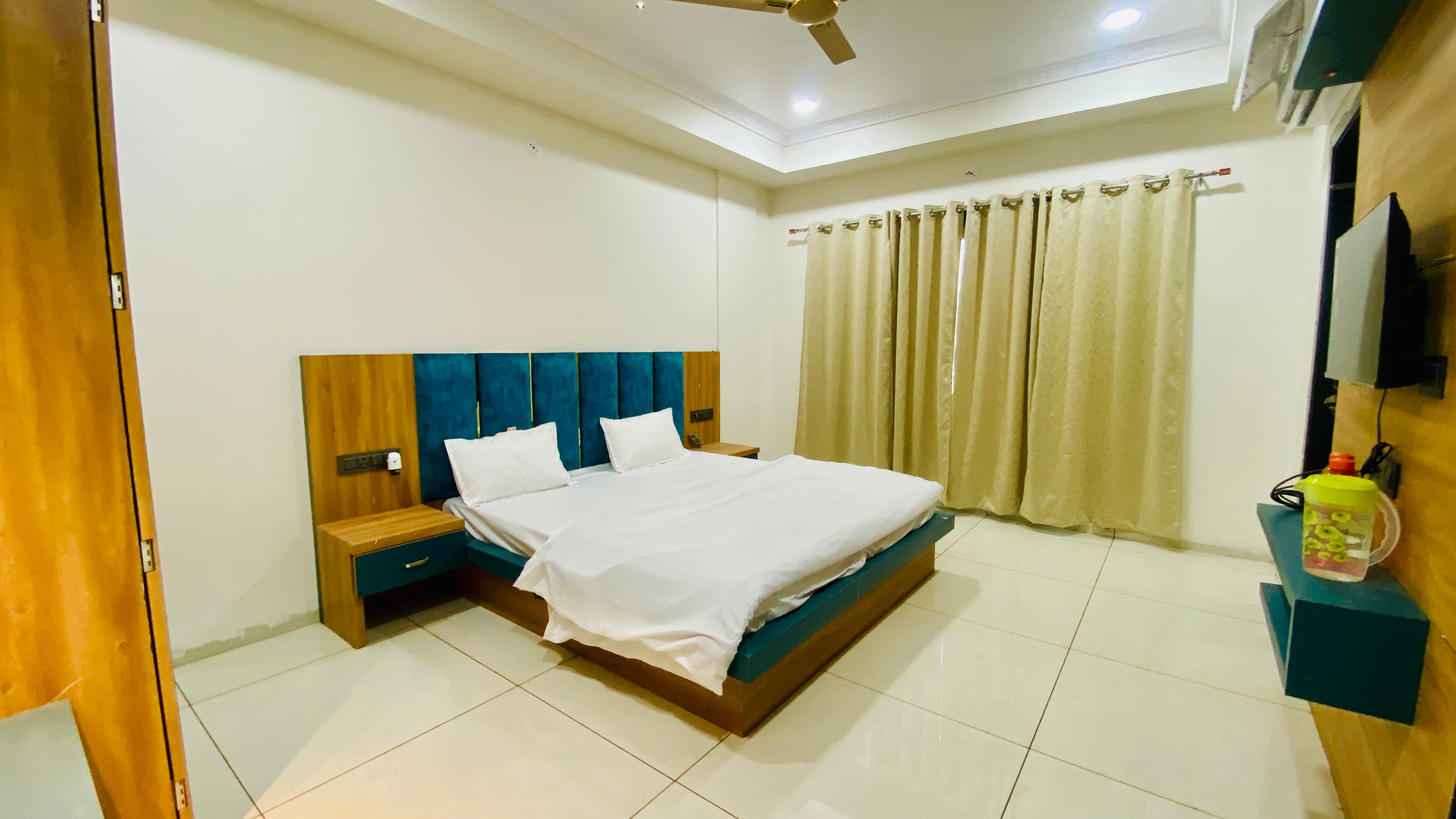 Hotel madhu shree Ujjain - Reviews, Photos & Offer