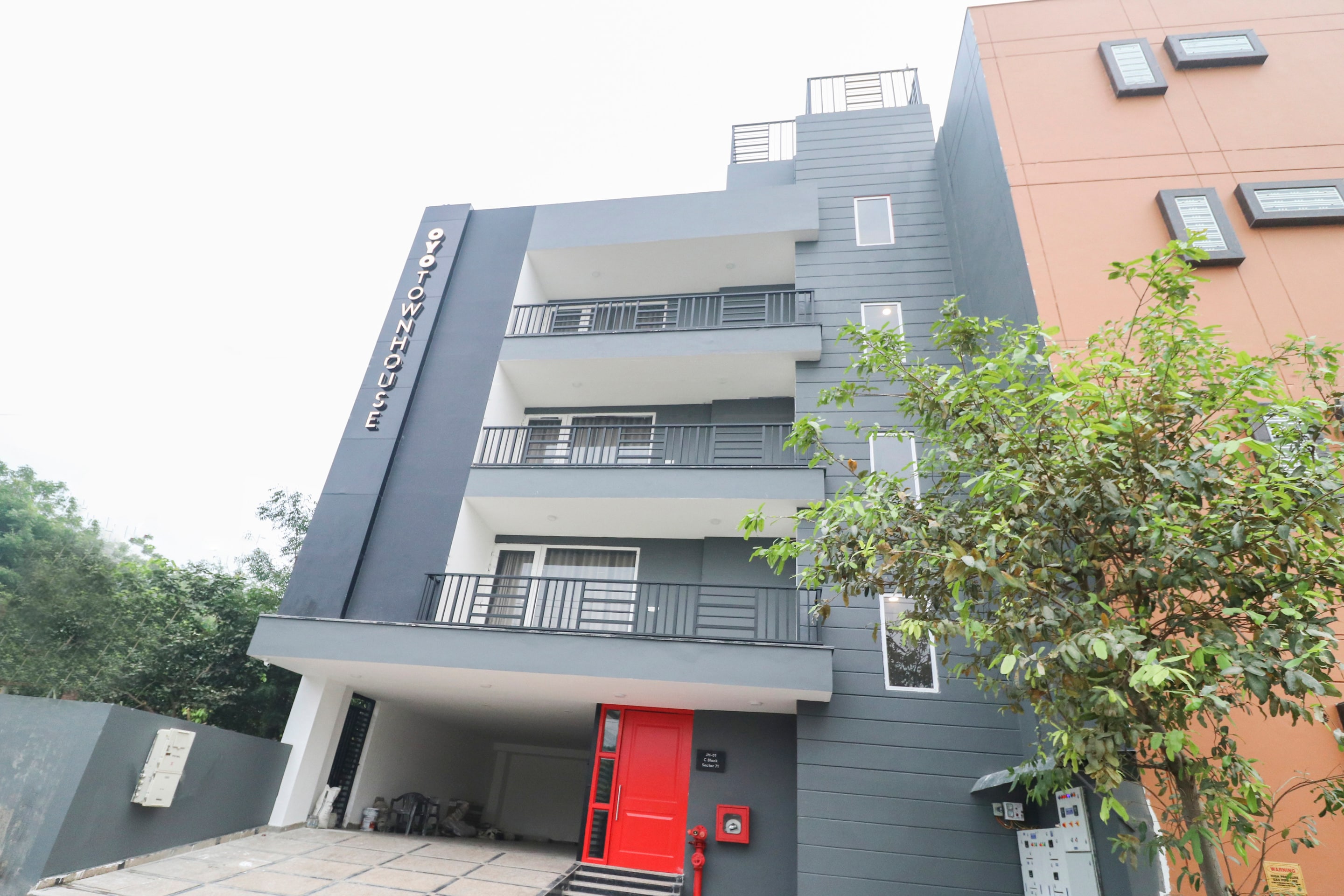 Photos of Townhouse Noida Sector 71 Near ISKCON Temple Noida - Hotel in ...