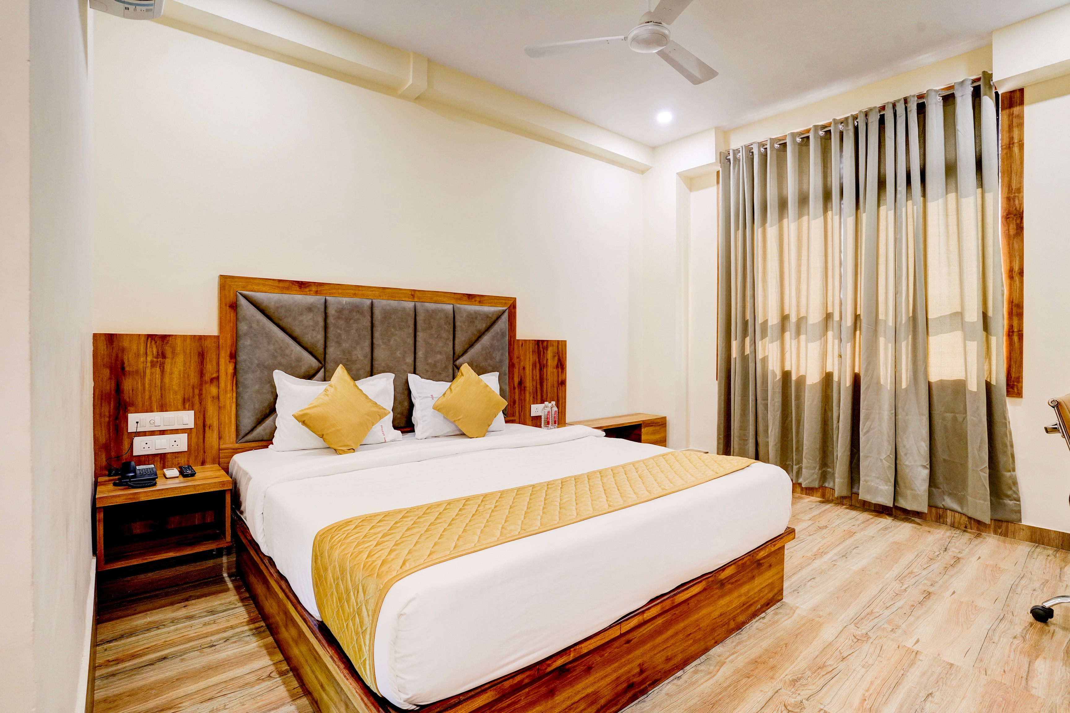 Hotel Breeze Bay - Bandra Kurla Complex (BKC), Mumbai Mumbai - Reviews ...