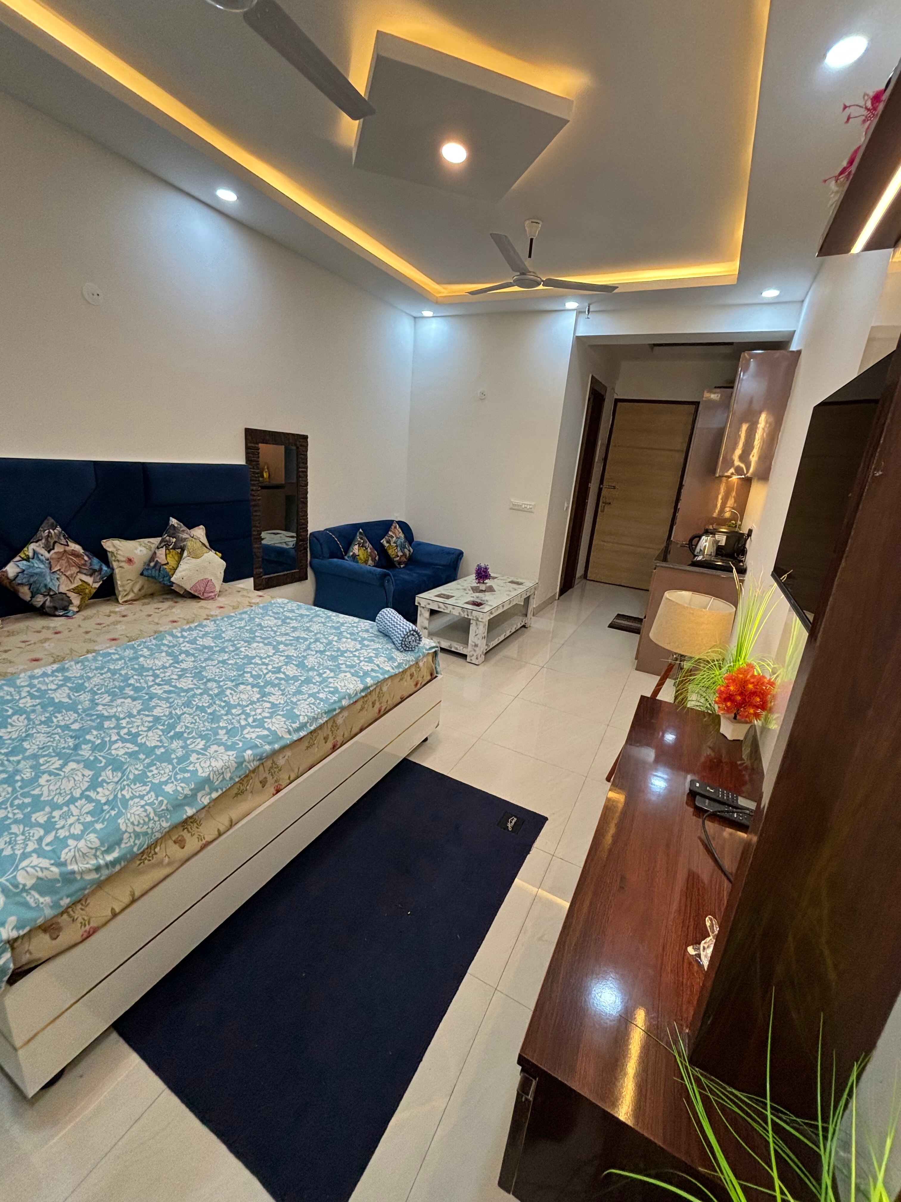 Modern luxury studio apartment 𝗕𝗢𝗢𝗞 Greater Noida Apartment