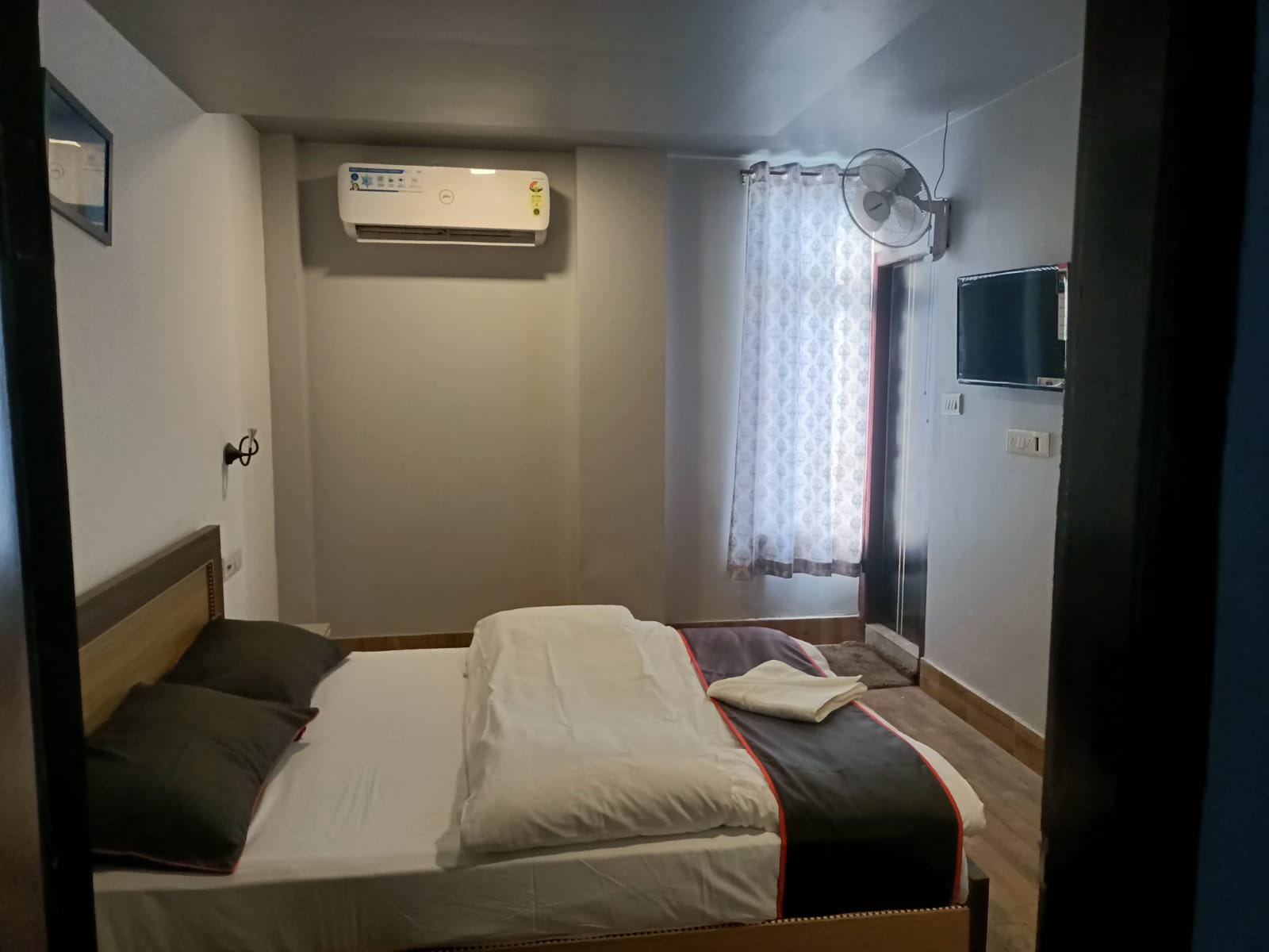 Hotel El Paradiso 𝗕𝗢𝗢𝗞 Guwahati Hotel
