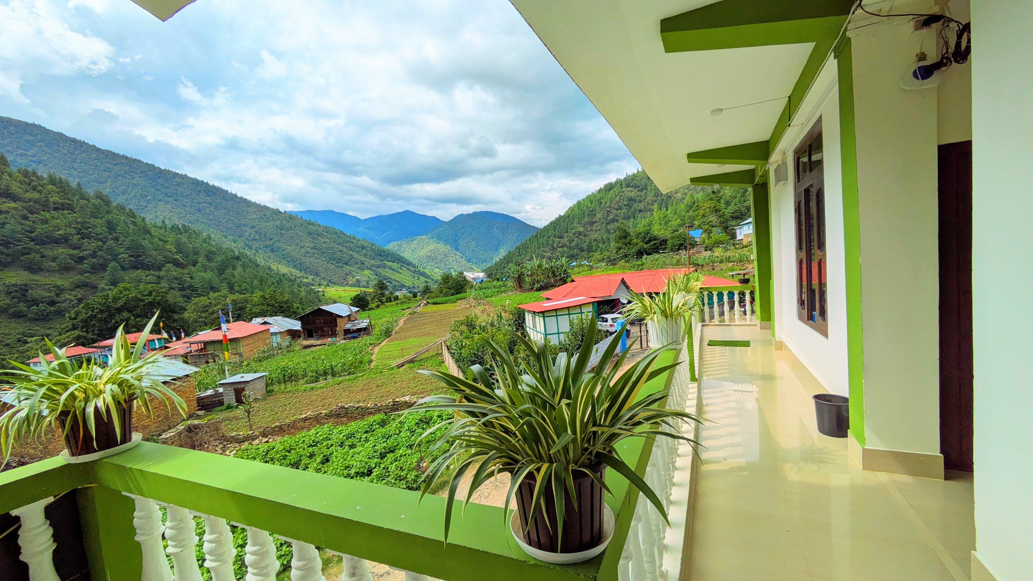 Accomoon hillside homes 𝗕𝗢𝗢𝗞 Bomdila Homestay