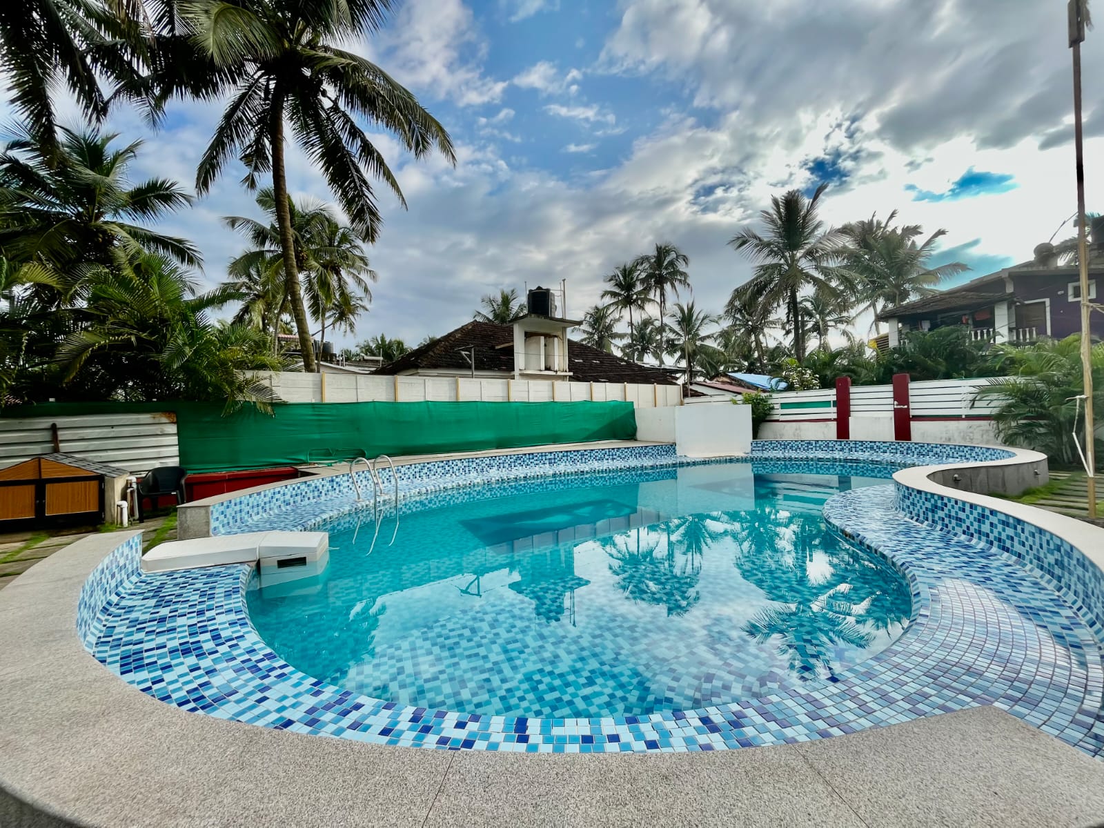 Red Sea Beach Resort. 𝗕𝗢𝗢𝗞 Goa Apartment