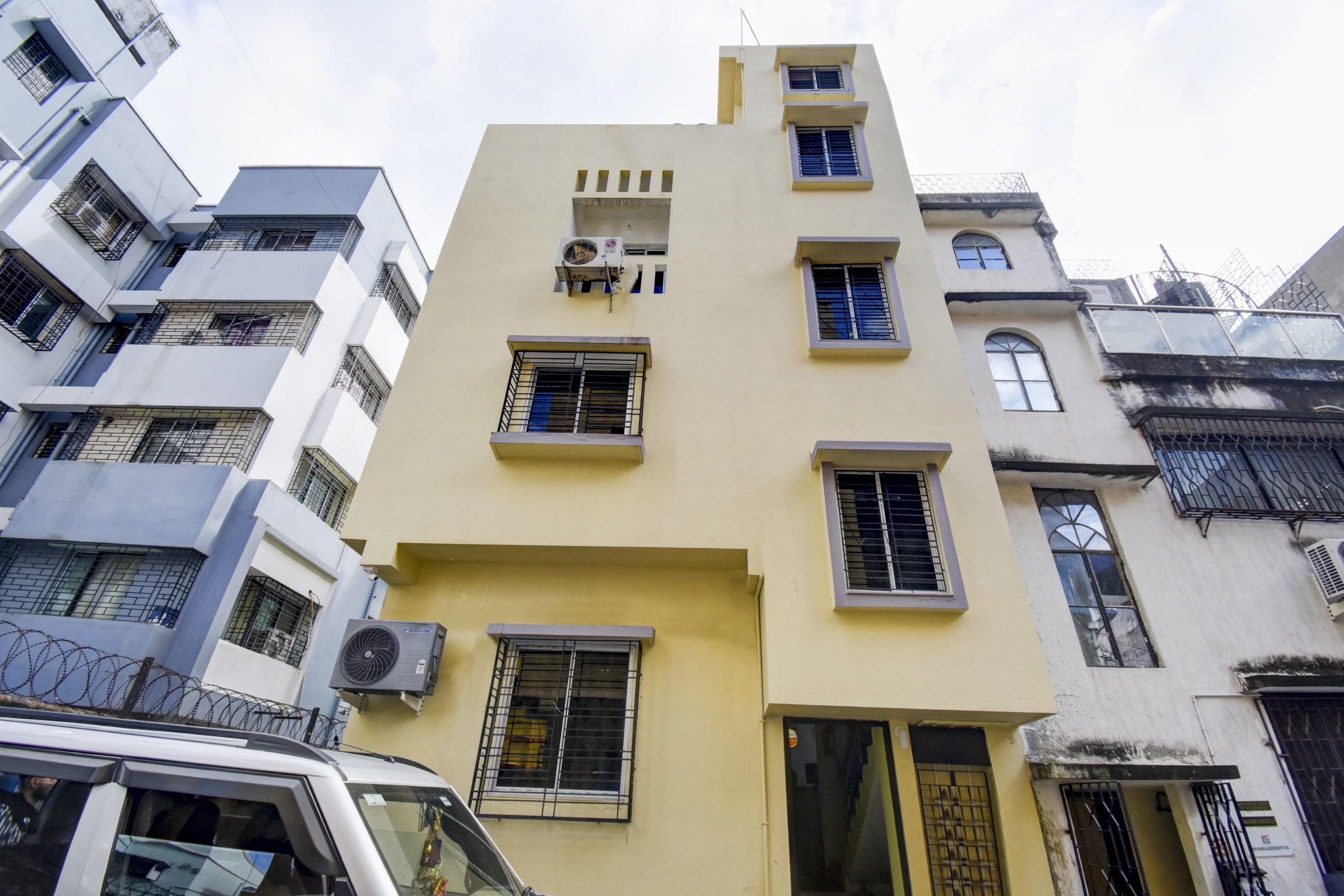 Hotel O Ankita Guest House 𝗕𝗢𝗢𝗞 Kolkata Hotel