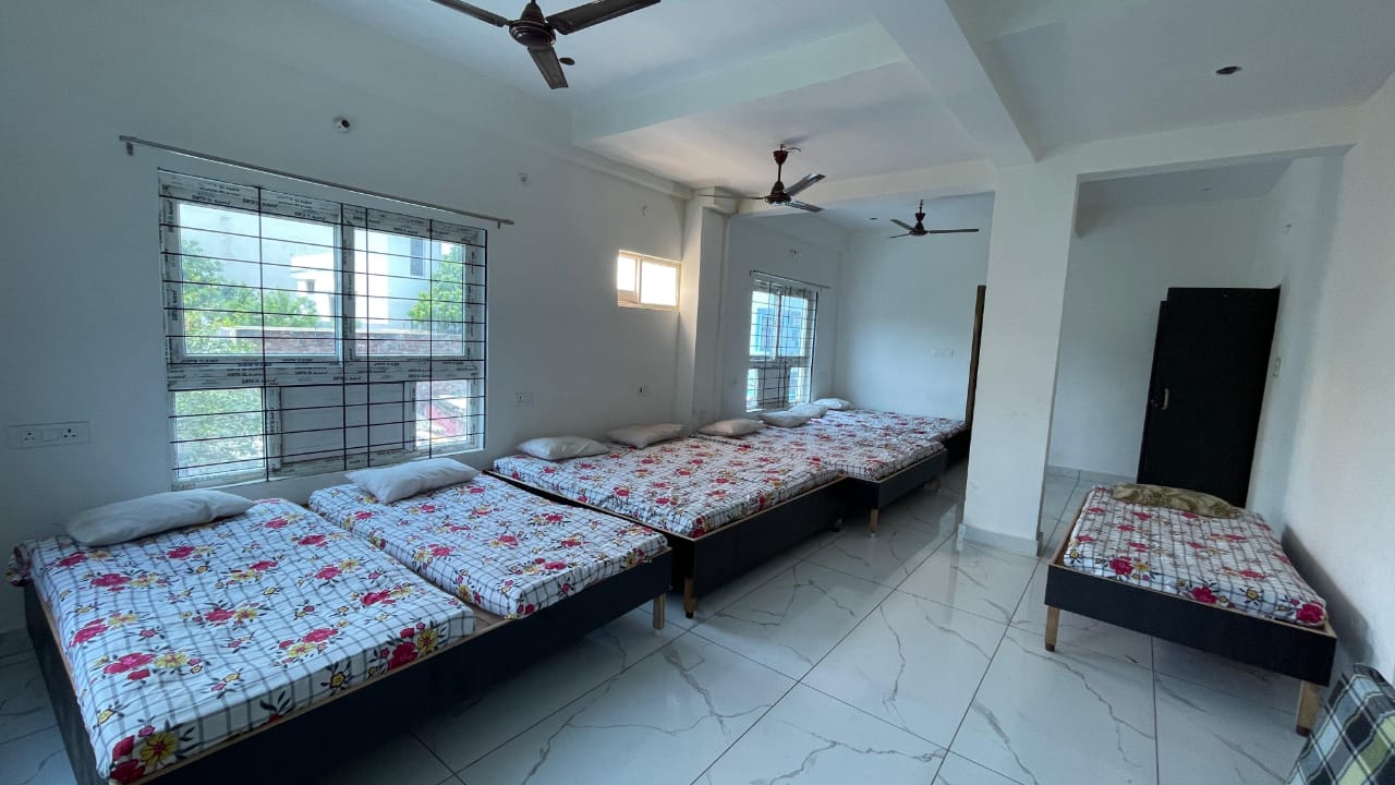 Shiv sakti family Homestay 𝗕𝗢𝗢𝗞 Varanasi Homestay