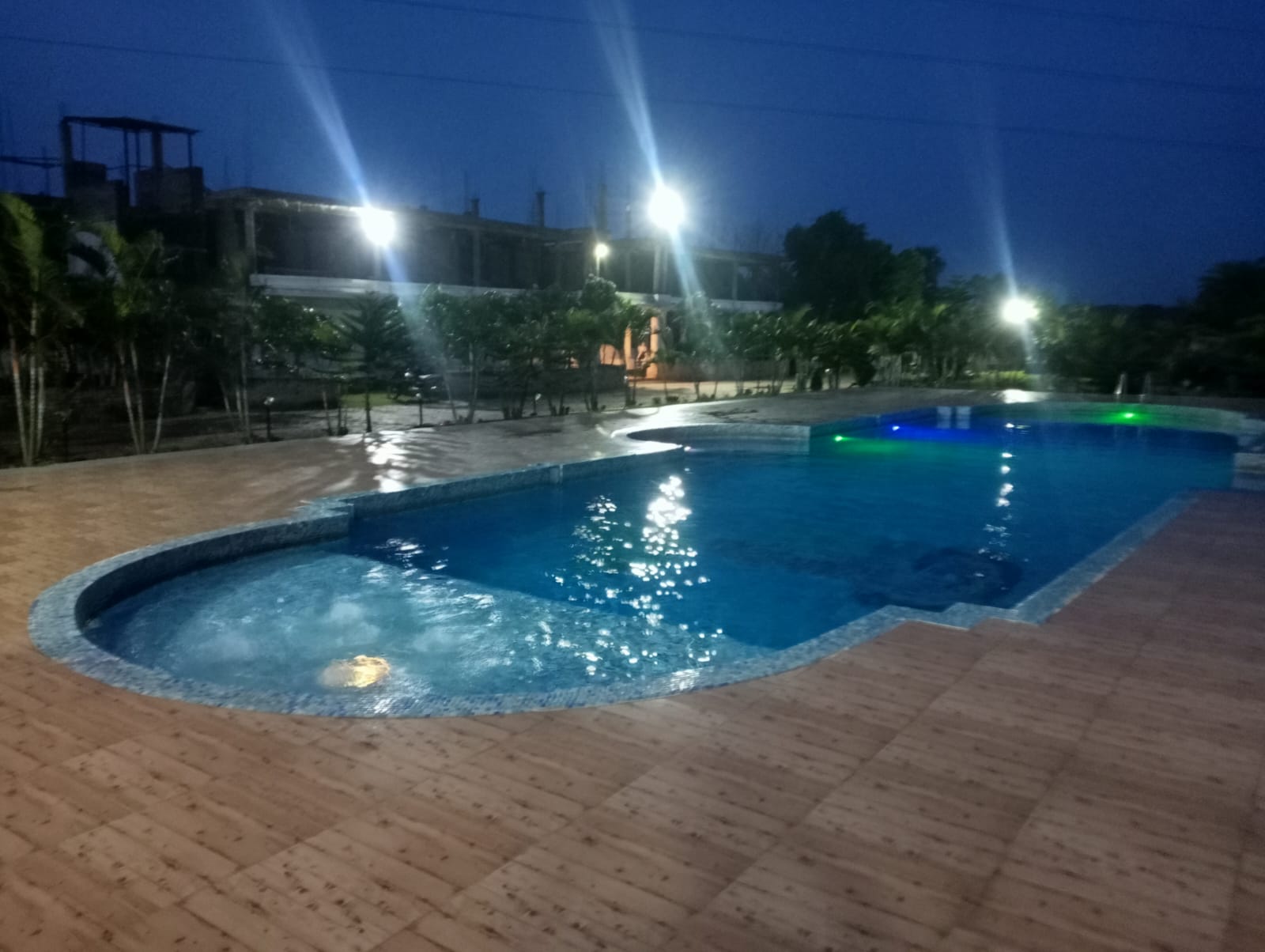 STAYMAKER Gharana Hotel and Resort 𝗕𝗢𝗢𝗞 Shantiniketan Hotel