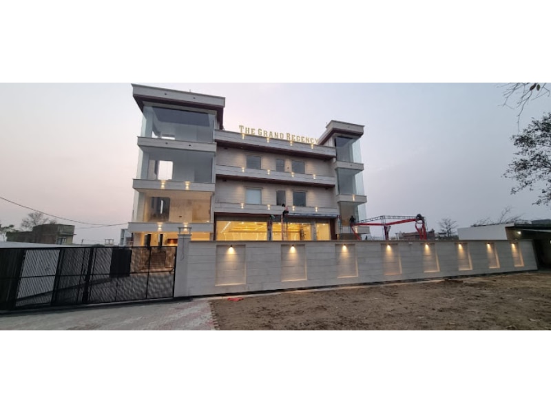 The Grand Regency 𝗕𝗢𝗢𝗞 Rampur (Uttar Pradesh) Hotel