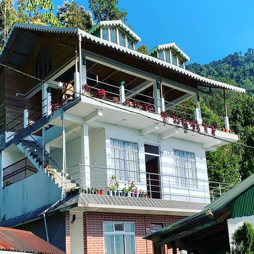 Queens Nest Homestay 𝗕𝗢𝗢𝗞 Darjeeling Homestay