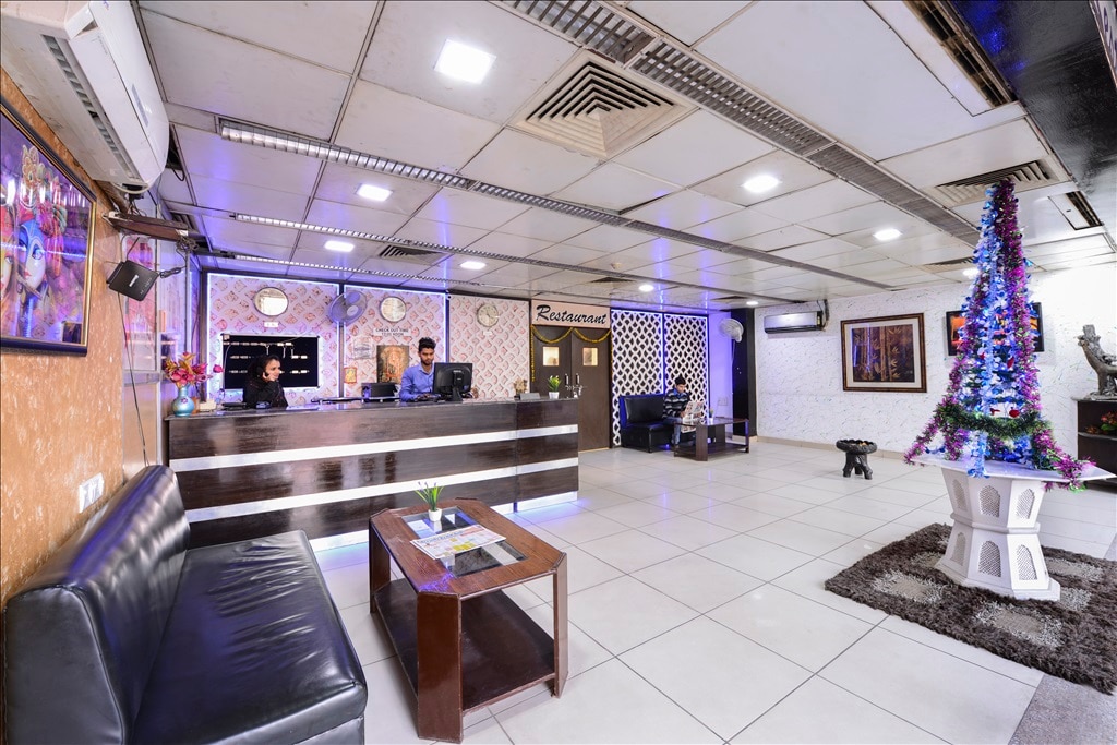 Hotel The First By Goyal Hoteliers 𝗕𝗢𝗢𝗞 Agra Hotel