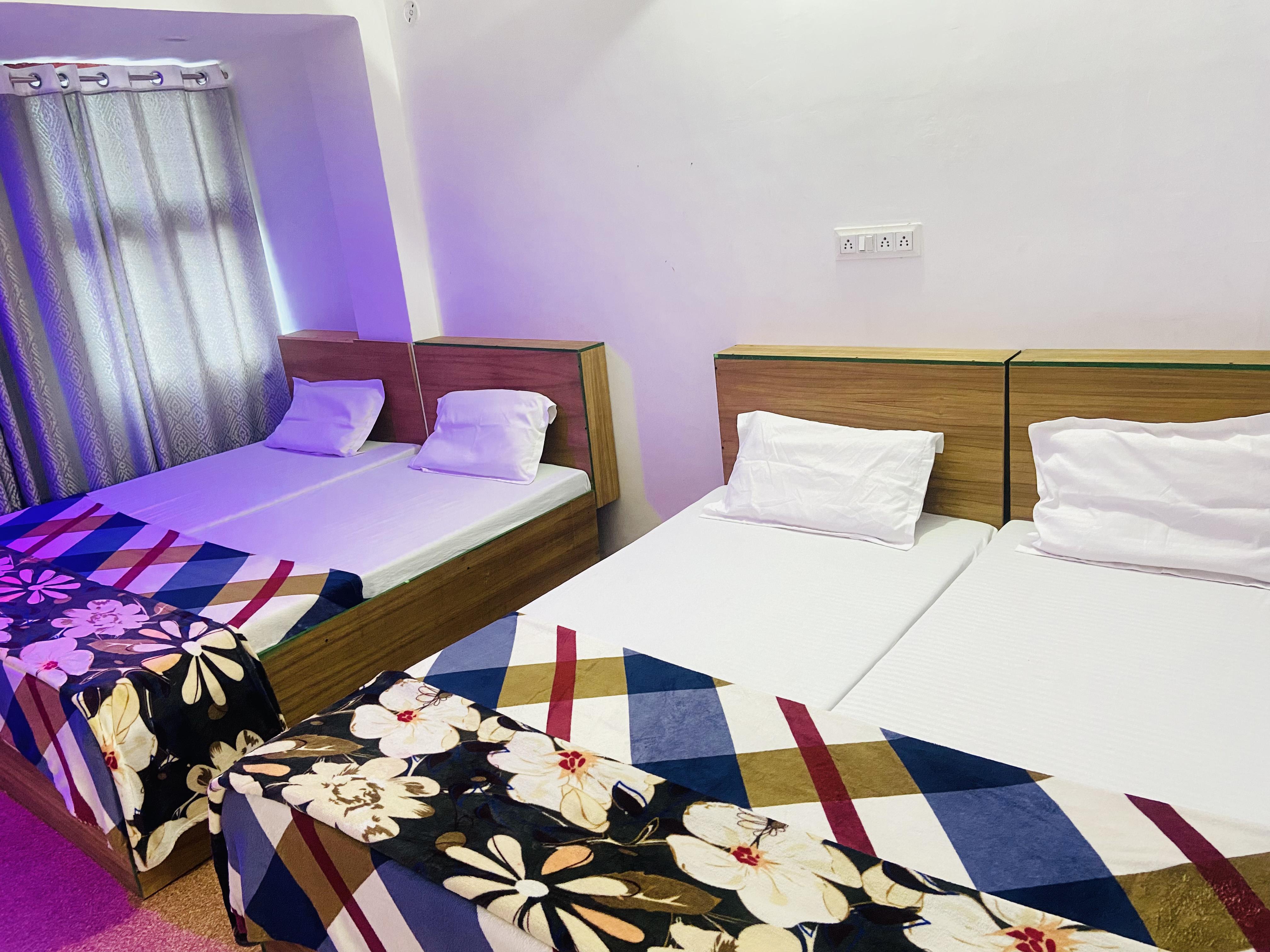 SHIV SHAKTI HOME STAY 𝗕𝗢𝗢𝗞 Varanasi Homestay