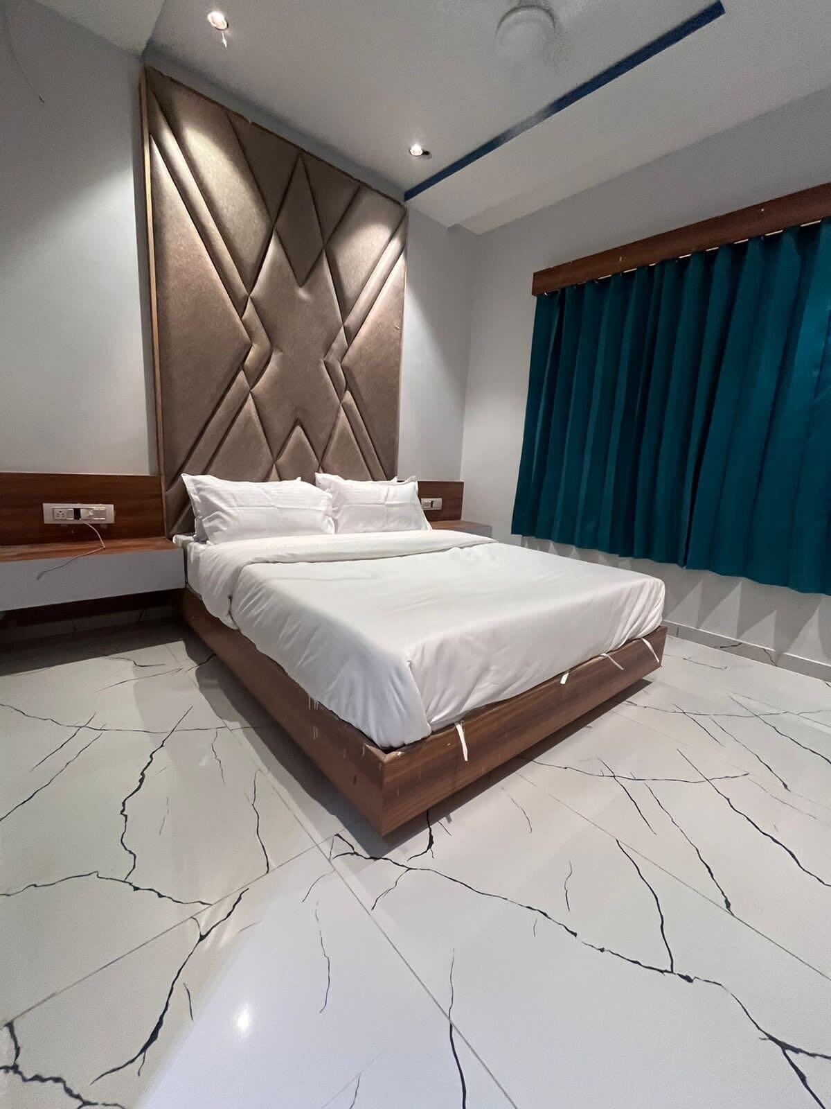 Hotel O Purple Ahmedabad - Reviews, Photos & Offer