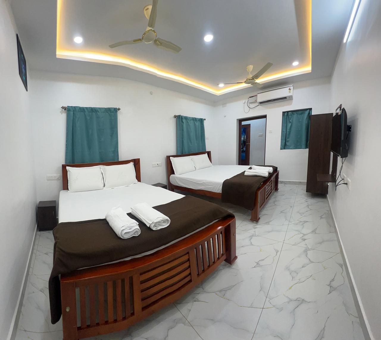 HOTEL DE LUX SPLENDID 𝗕𝗢𝗢𝗞 Pondicherry Hotel